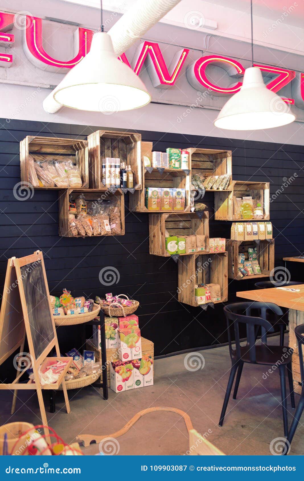 Eco Market Picture. Image: 109903087