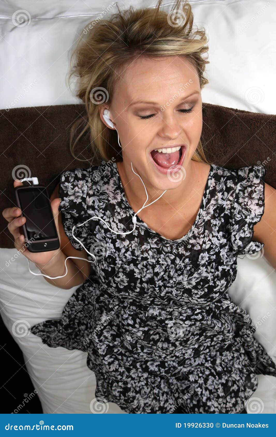 Ecstatic Pretty Music Lover Stock Photo - Image of happy, modern: 19926330