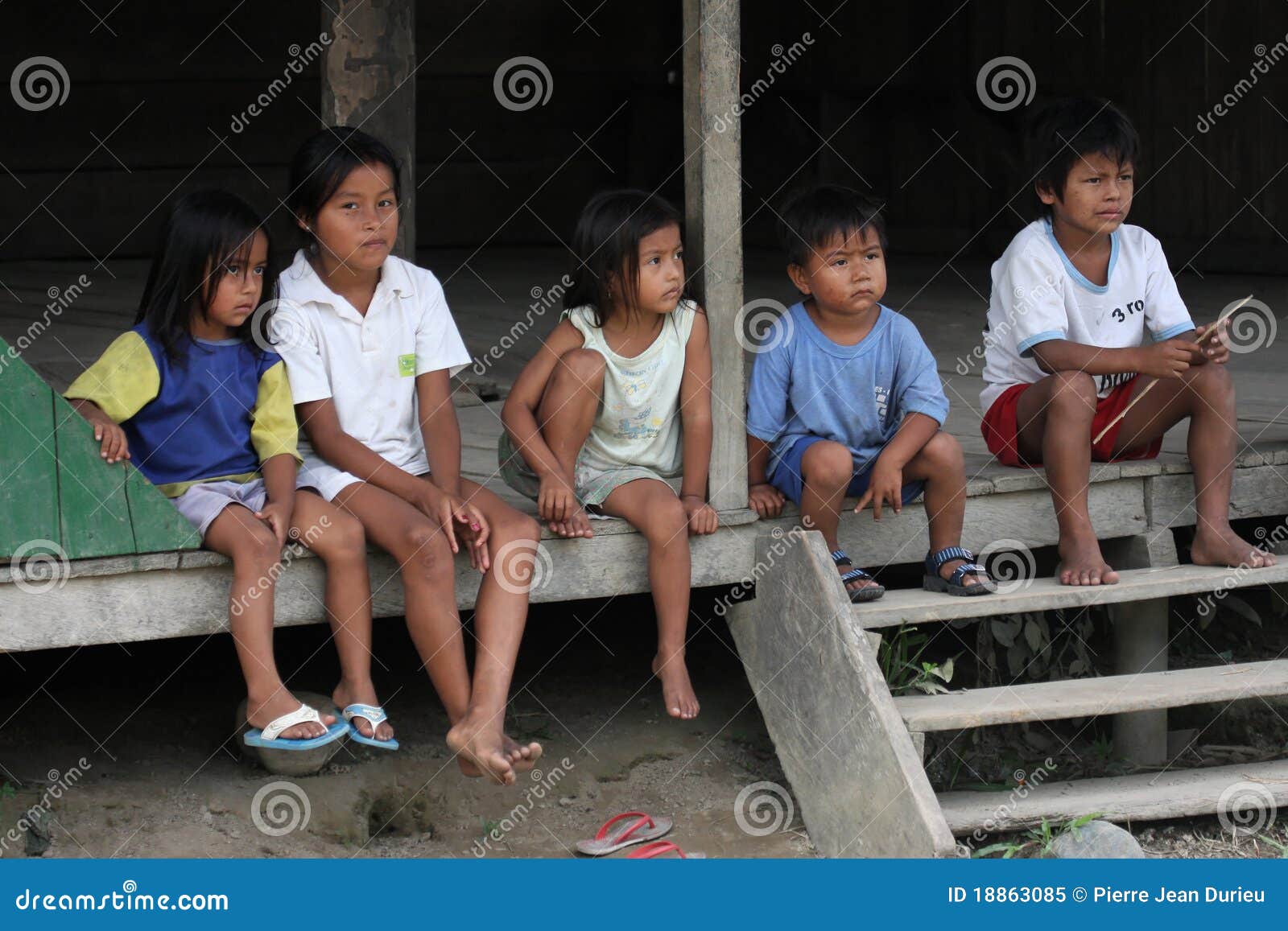 Ecuadorian children editorial image. Image of girl, house - 18863085