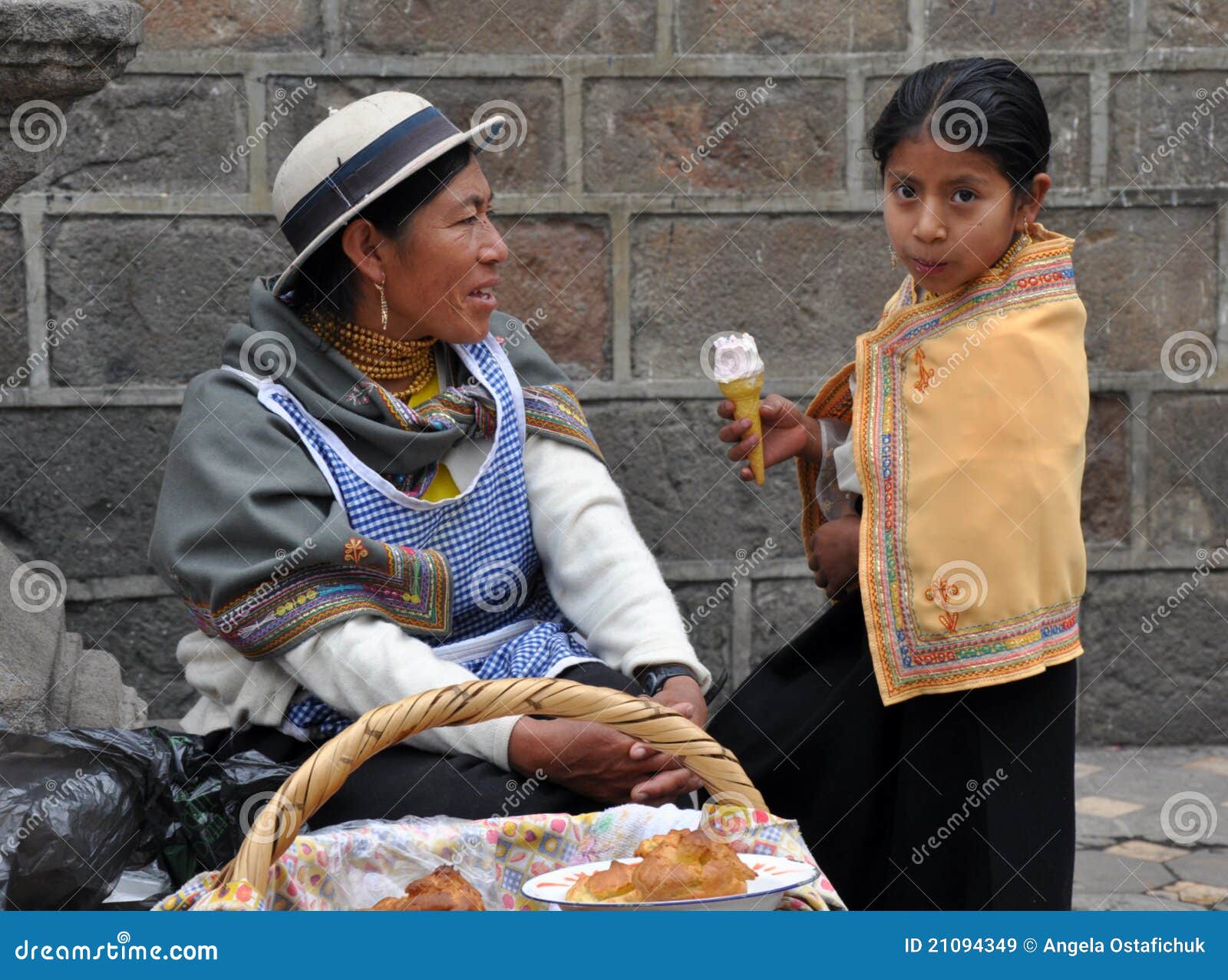 Ecuadorian Mother and Daughter Editorial Stock Image - Image of america ...