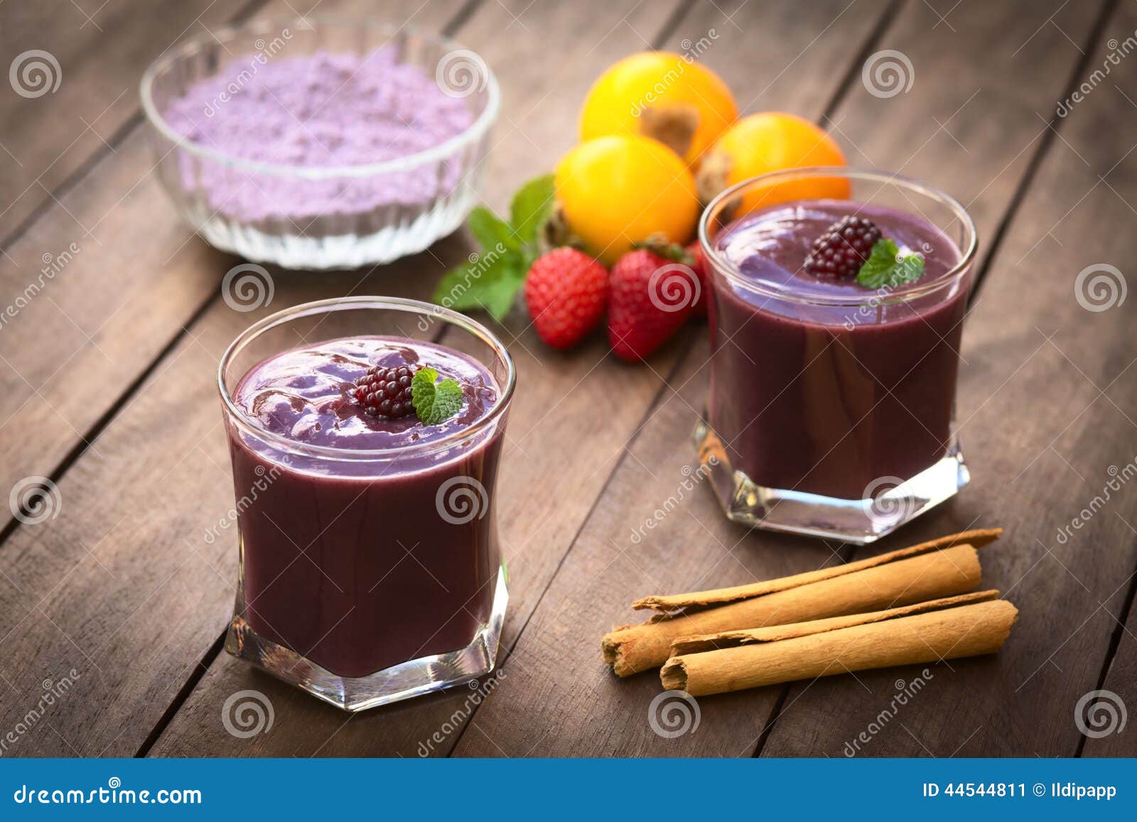 Ecuatoriano Colada Morada imagen de archivo. Imagen de mezclado - 44544811