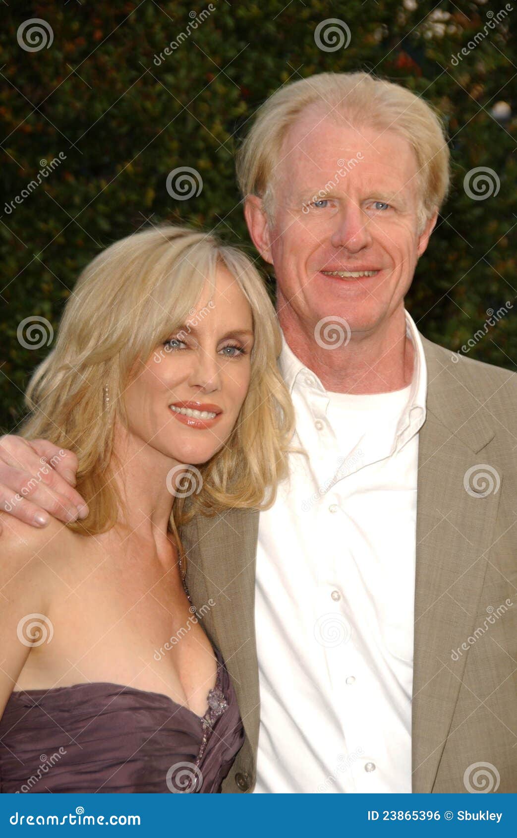 Ed Begley foto editorial. Imagem de esposa, rachelle - 23865396
