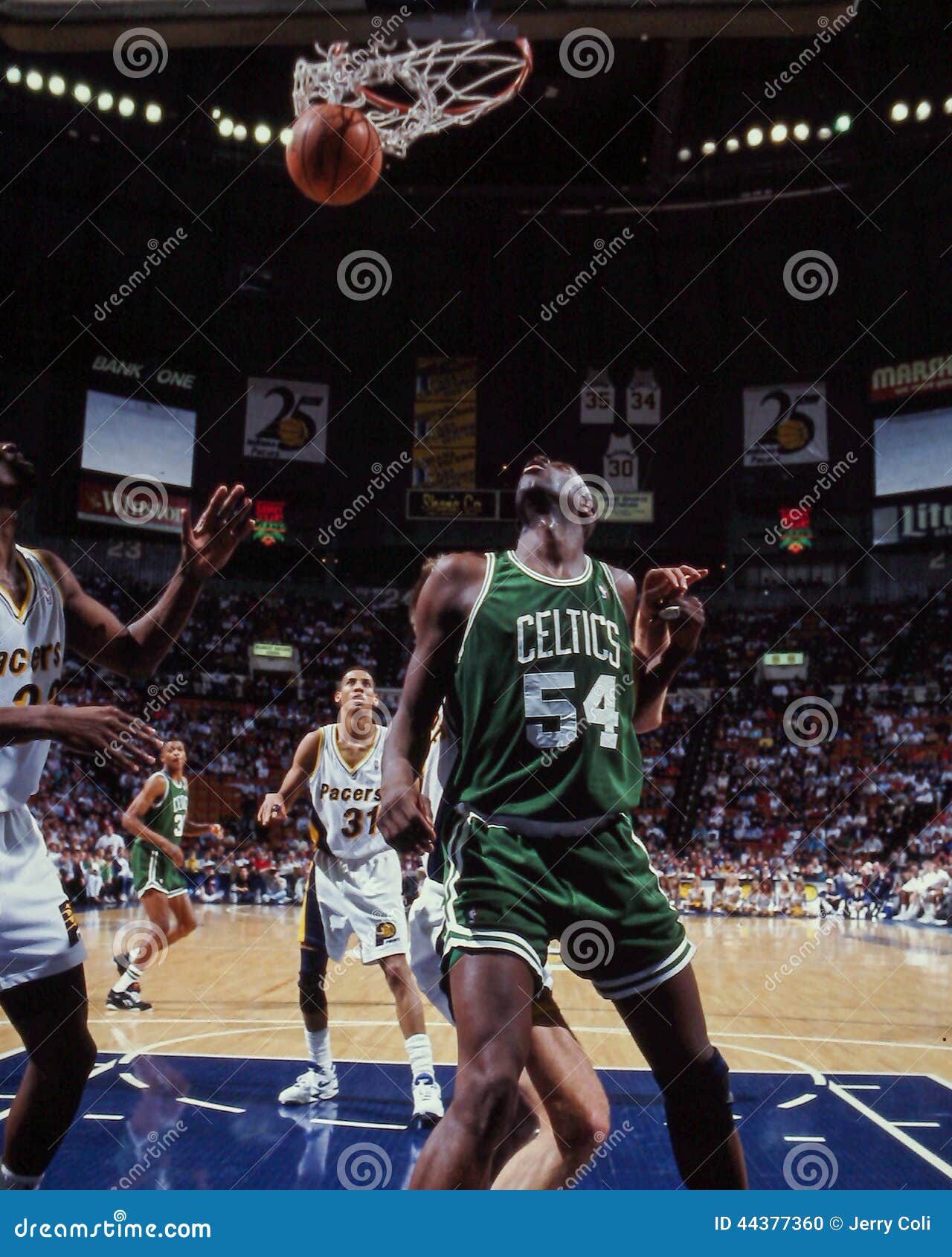 Ed Pinckney, Boston Celtics Editorial Image - Image of forward, crowd ...