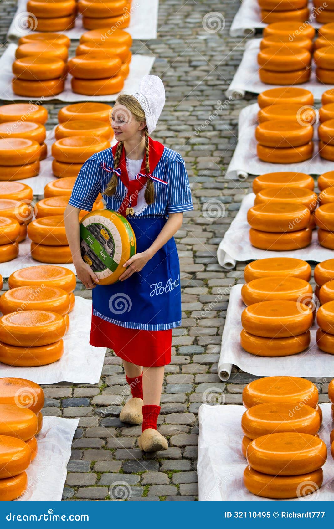 Edammer kaasmarkt in Gouda redactionele afbeelding. Image of voedsel ...