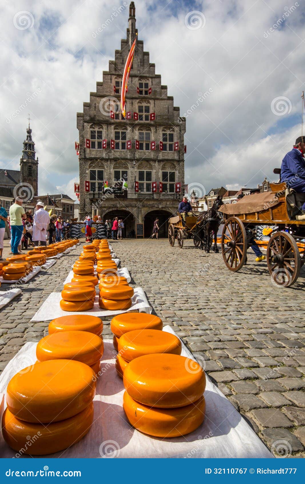 Edammer kaasmarkt in Gouda redactionele fotografie. Image of historisch ...