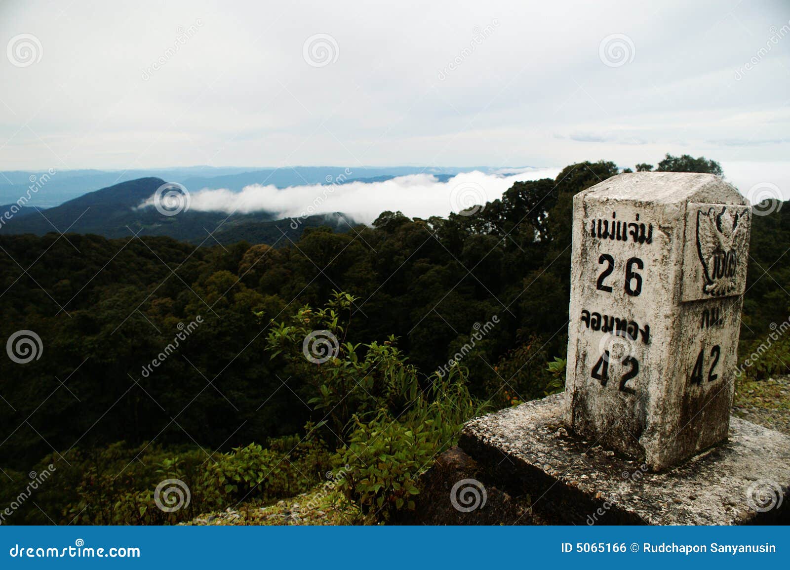 At the edge stock photo. Image of cloud, high, sign, view - 5065166