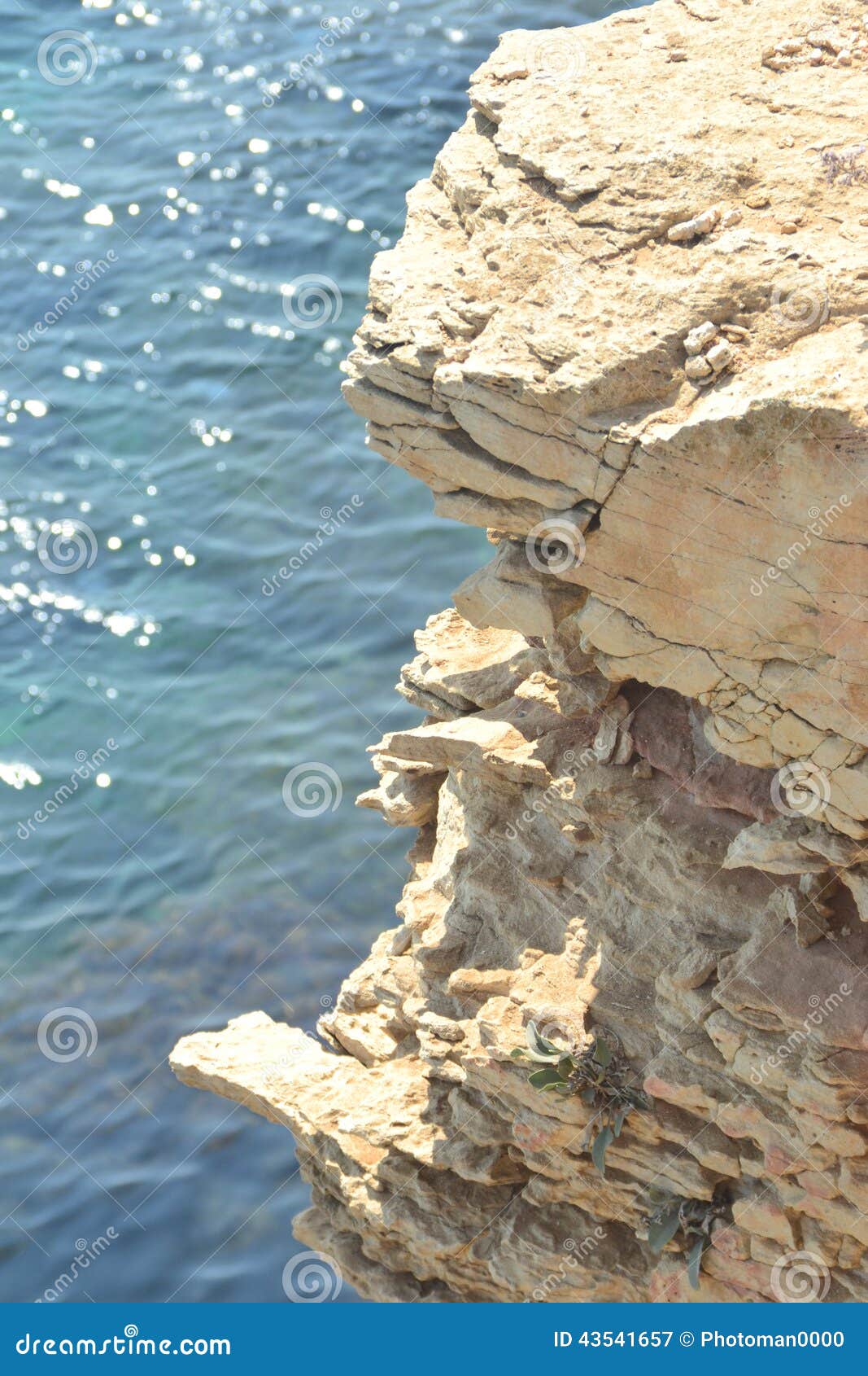 Edge of the cliff stock image. Image of precipice, sunny - 43541657