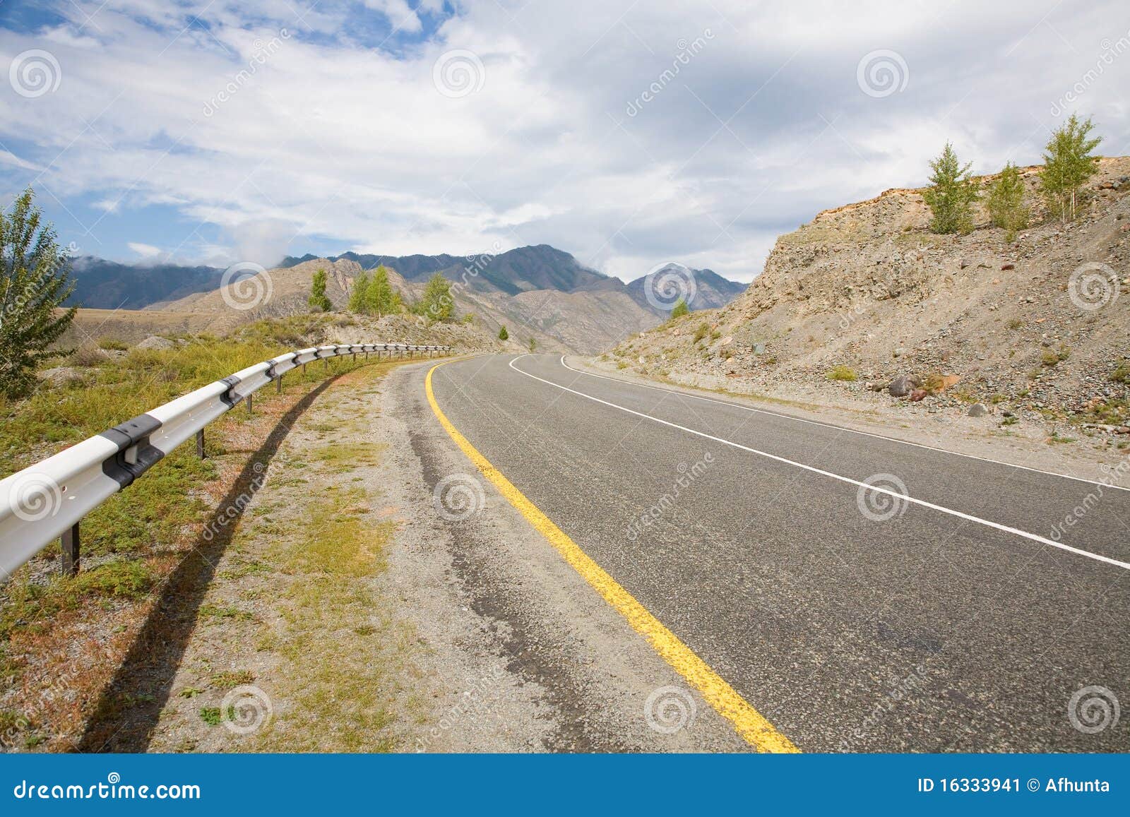 Edge of a mountain road stock image. Image of land, bottom - 16333941
