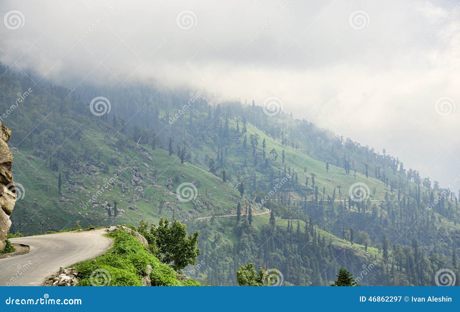 Edge of Scenic Mountain Road Stock Image - Image of asia, curve: 46862297