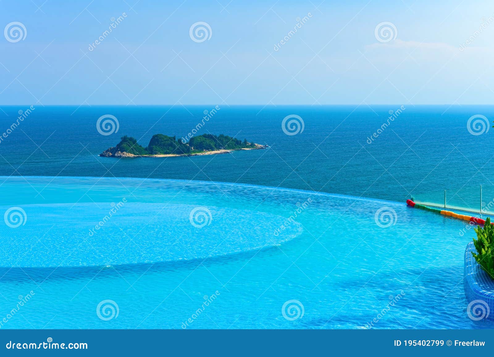Edgeless Swimming Pool in Front of Ocean Stock Image - Image of ...