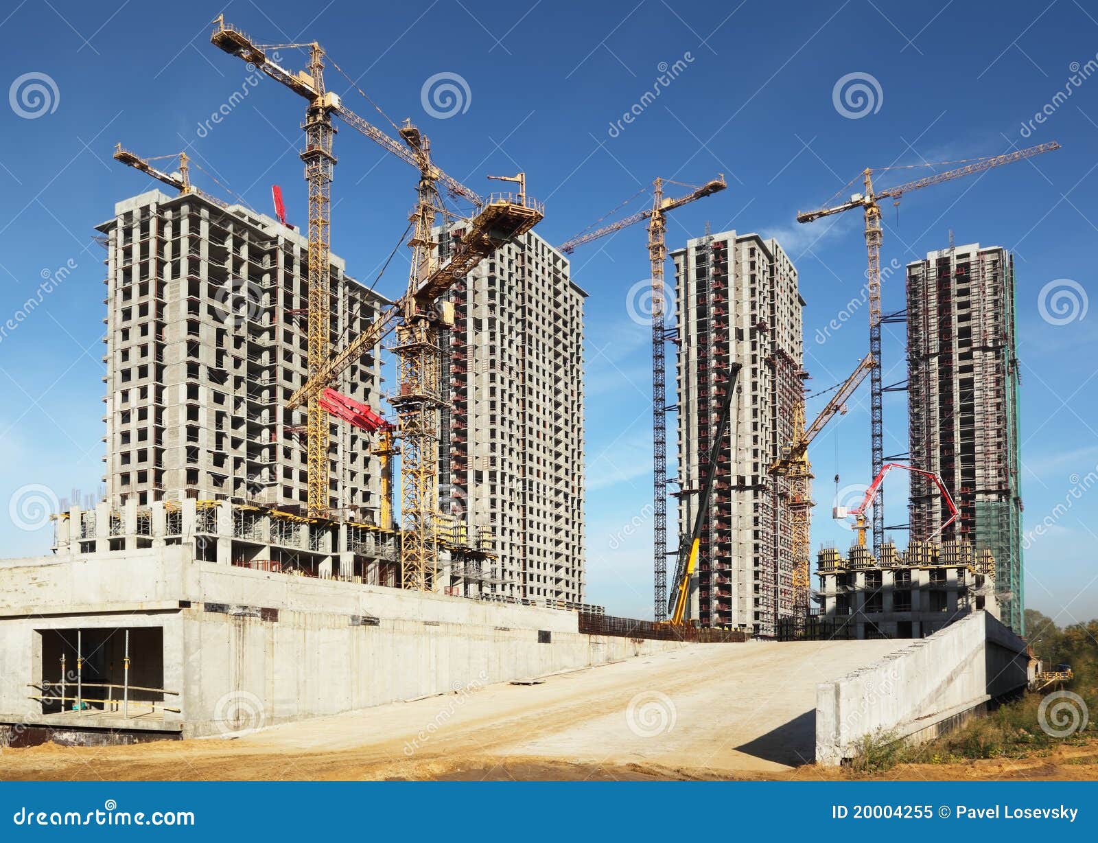 Edifici Alti in Costruzione Con Le Gru Immagine Stock - Immagine di ...