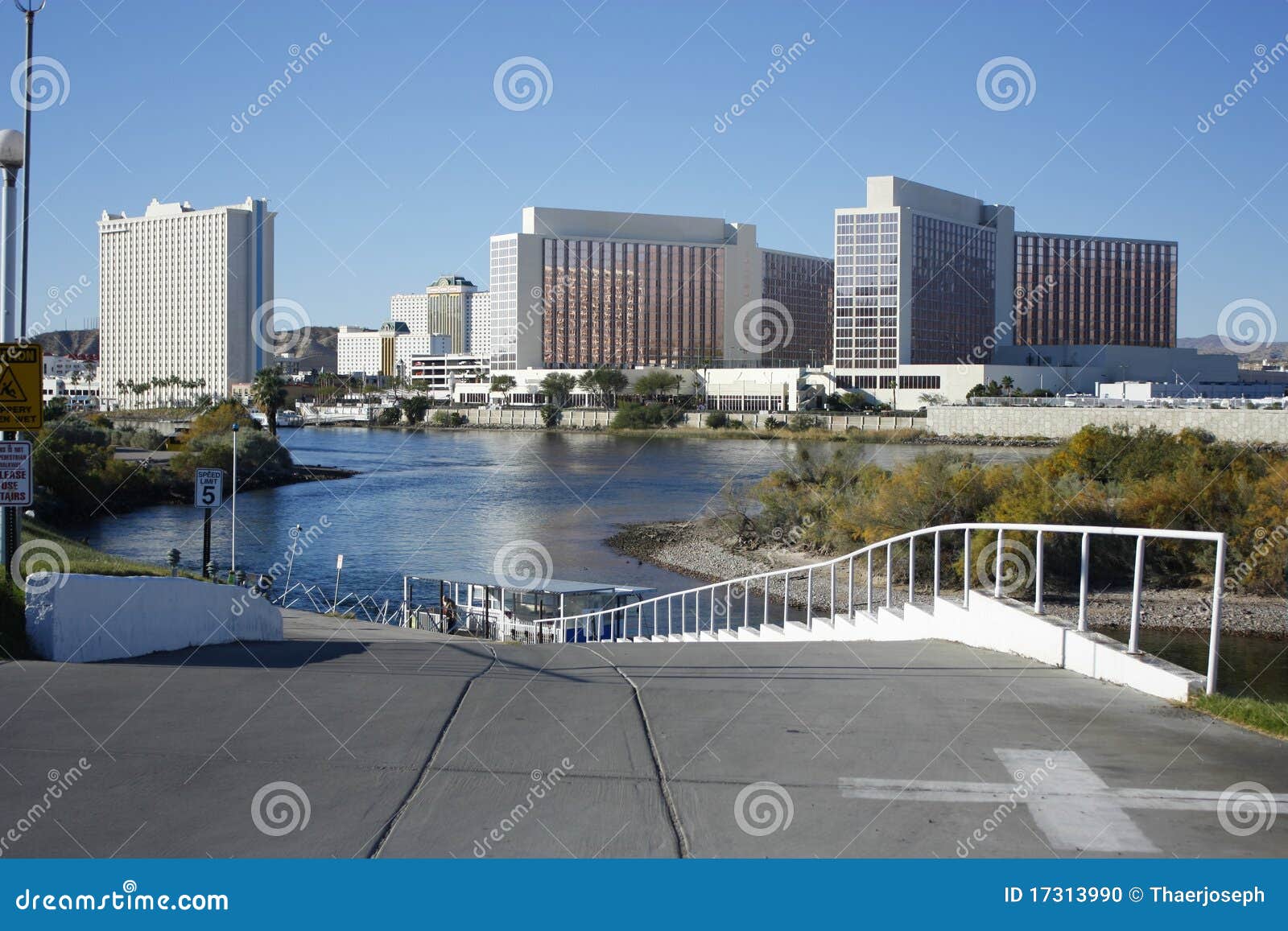 Edifici Di Laughlin Nevada Veduti Dal Lato Dell'Arizona Fotografia ...