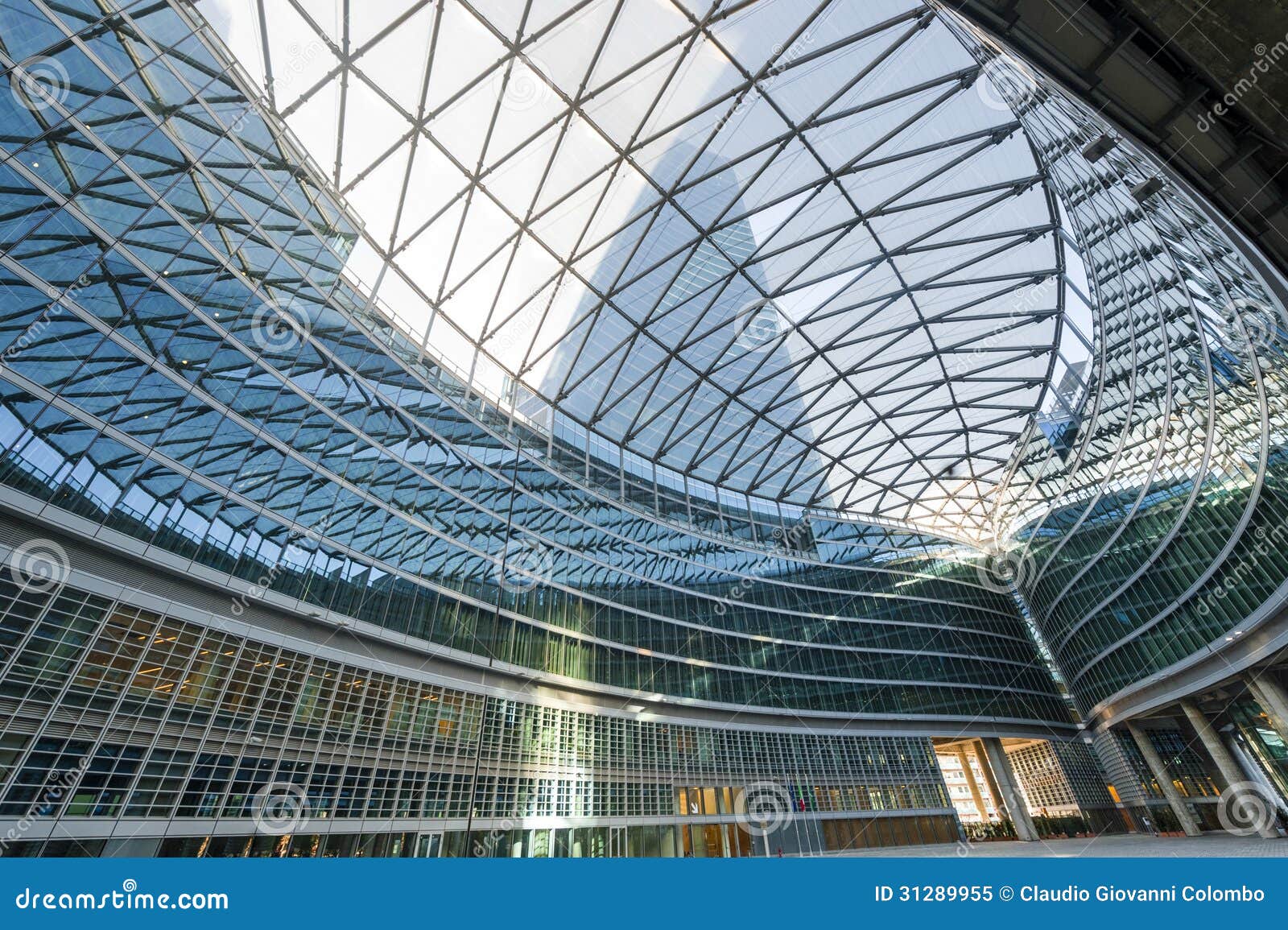 Edifici Per Uffici Moderni a Milano (Lombardia Italia) Immagine Stock ...