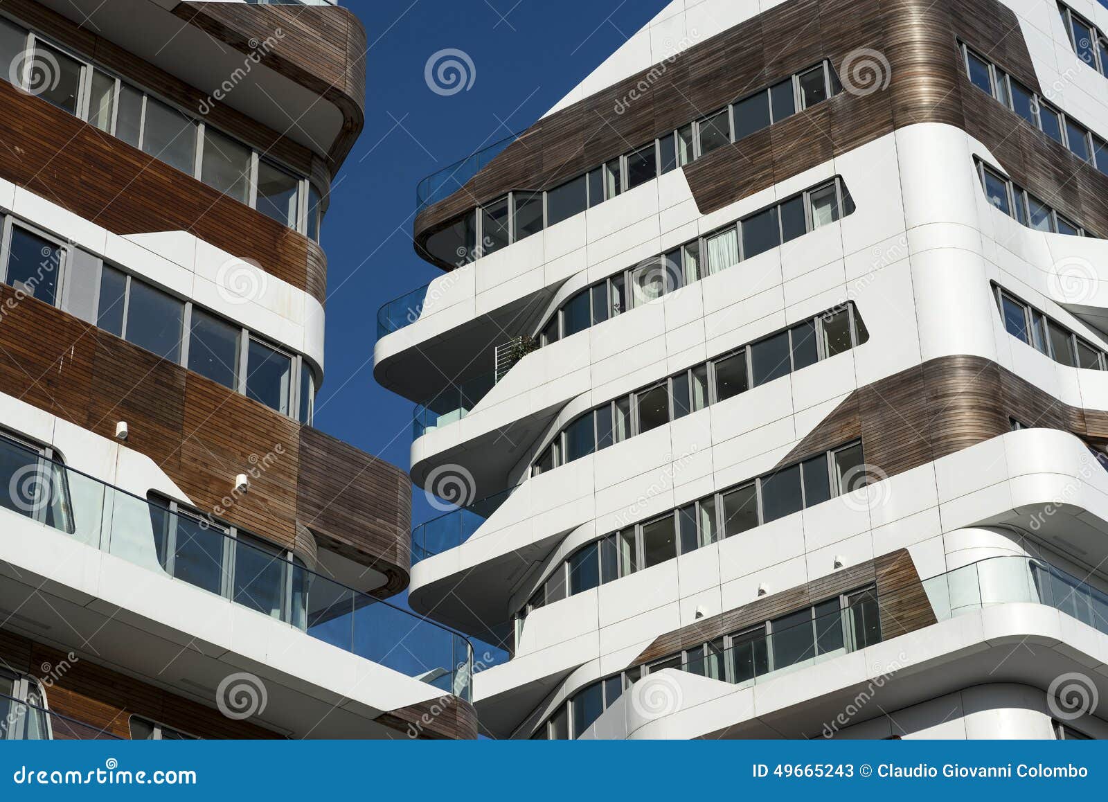 Edifici Residenziali Moderni a Milano Immagine Stock - Immagine di ...