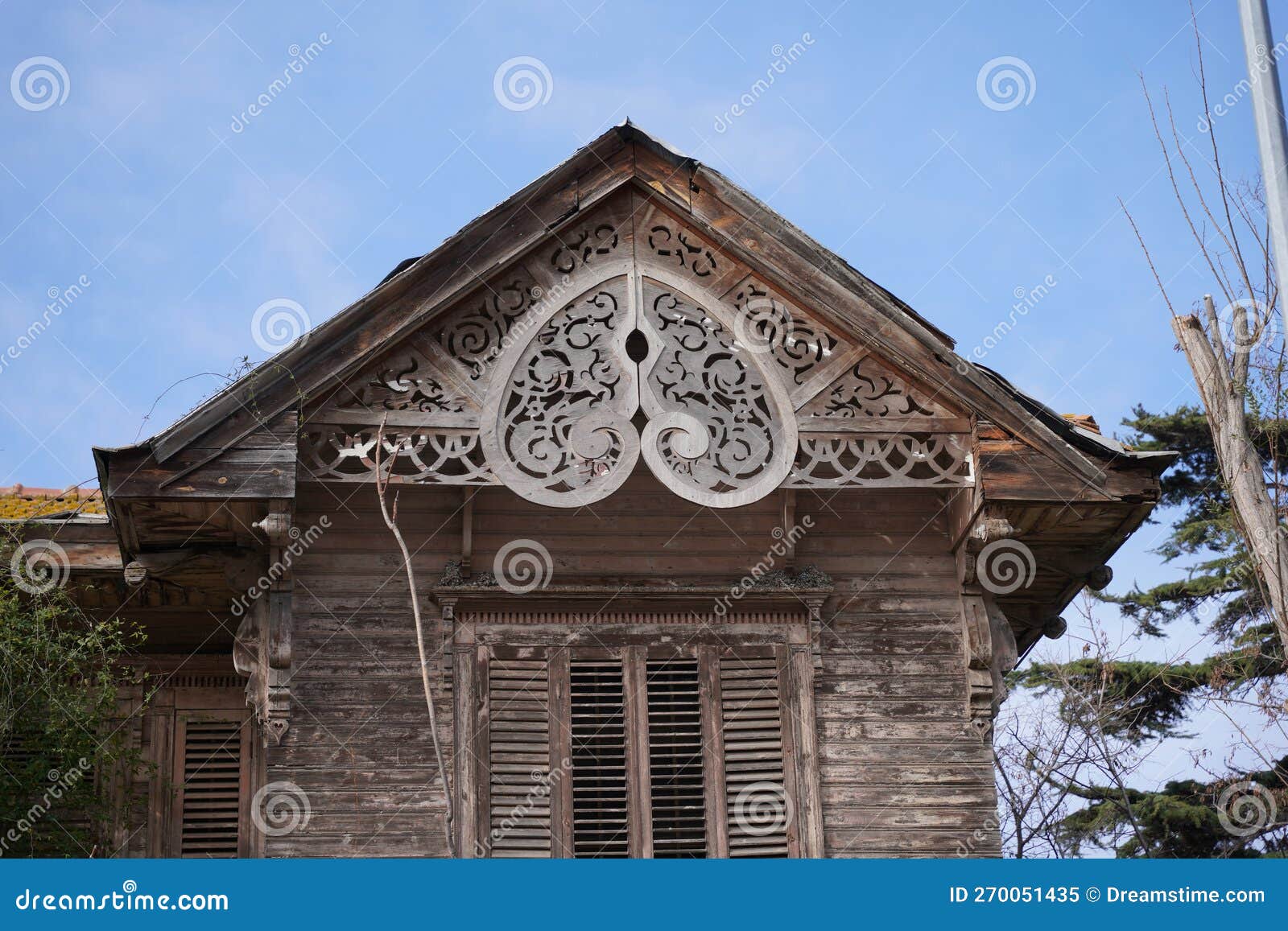 Edificio Antiguo De Buyuk Ada Istanbul Turkiye Imagen de archivo ...
