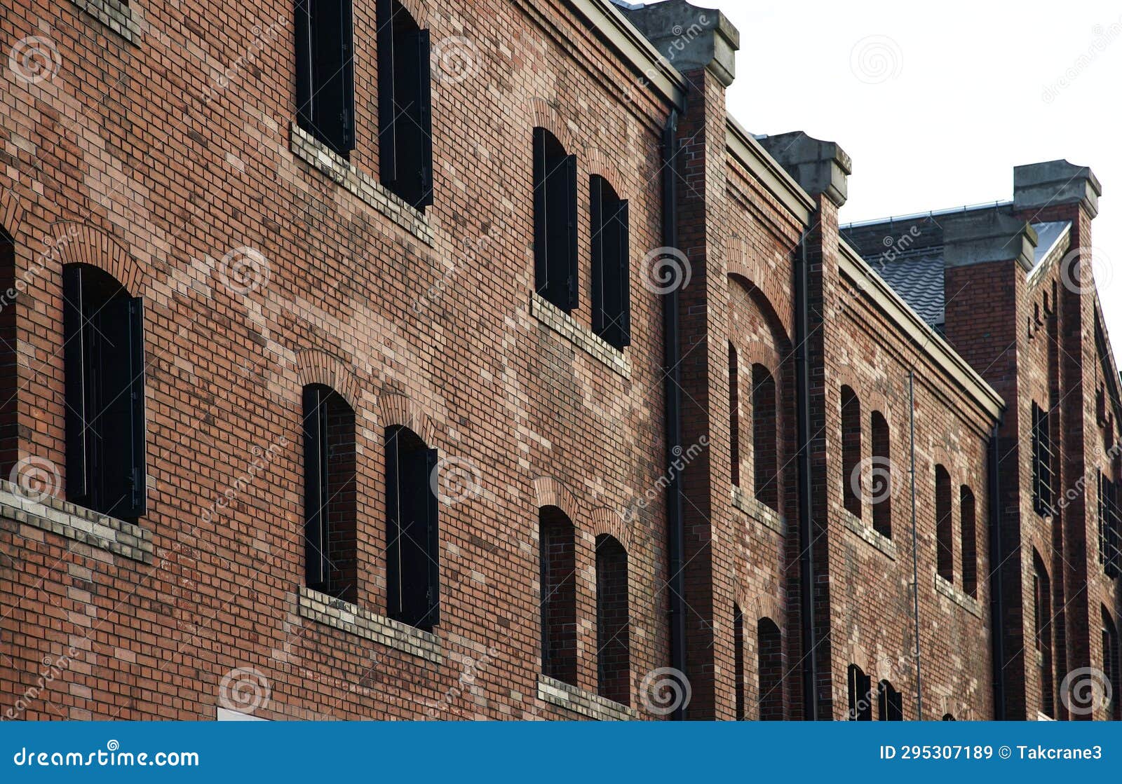 Edificio Antiguo De Ladrillo Retro Imagen de archivo - Imagen de casa, retro: 295307189