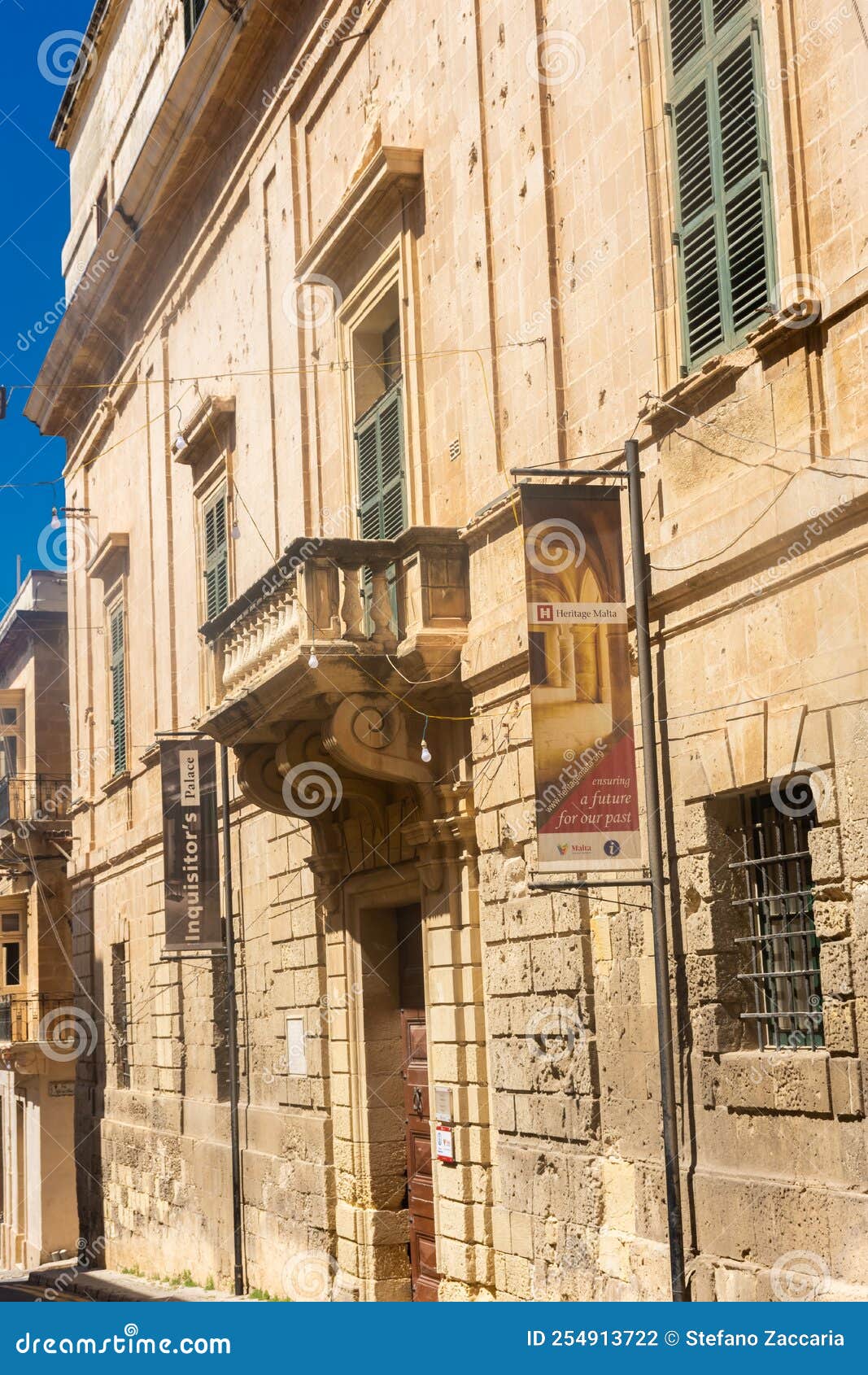 Edificio Antiguo En El Casco Antiguo De Birgu, Malta Foto de archivo - Imagen de agua, maltés ...
