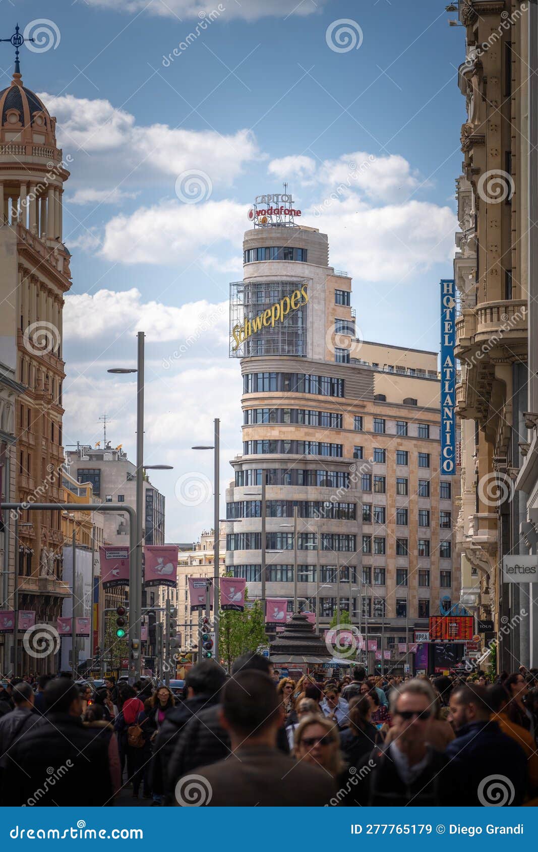 Edificio Capitol (or Carrion) Building at Gran Via Street - Madrid ...