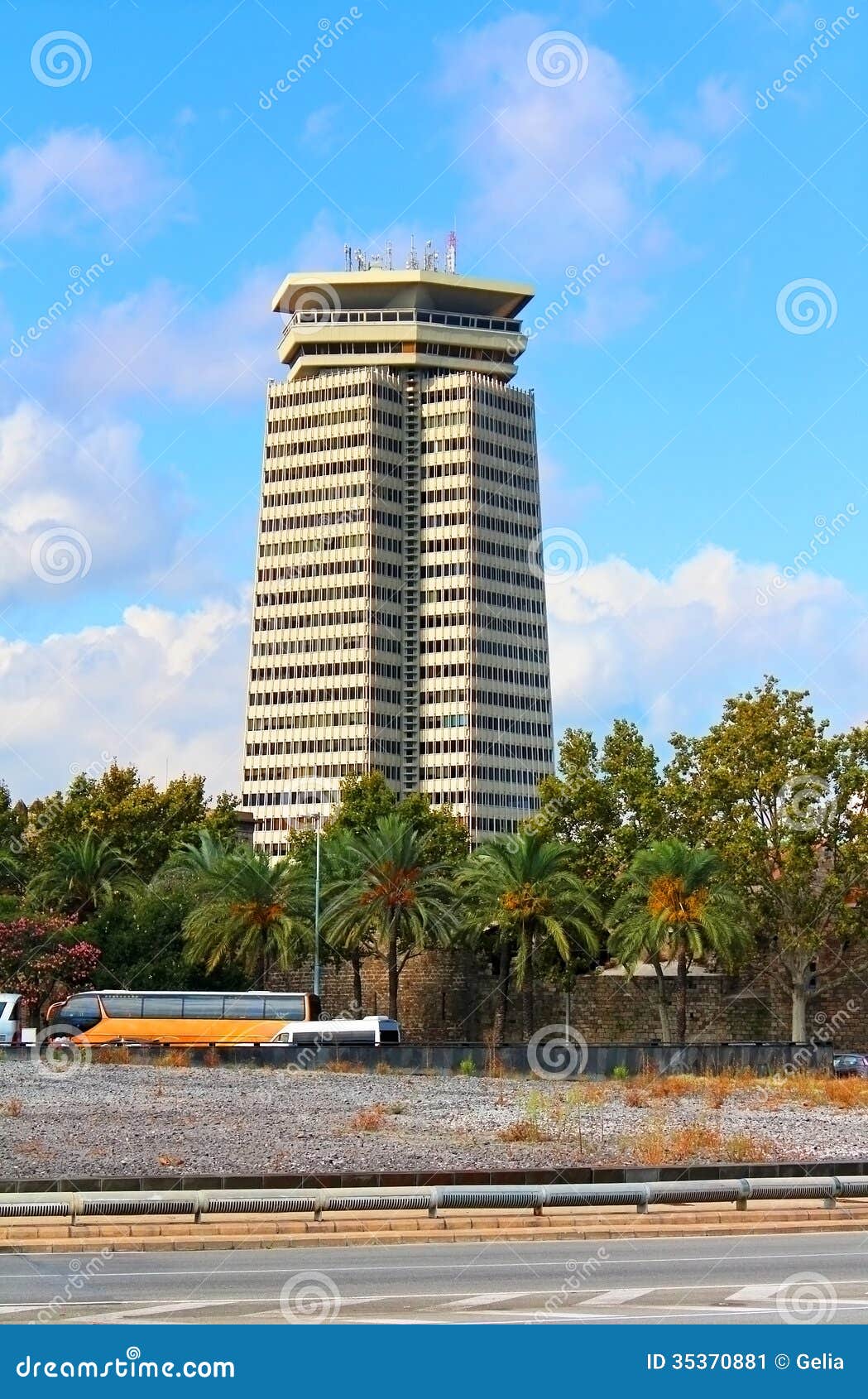 The Edificio Colon in Barcelona, Spain Stock Image - Image of avenue ...