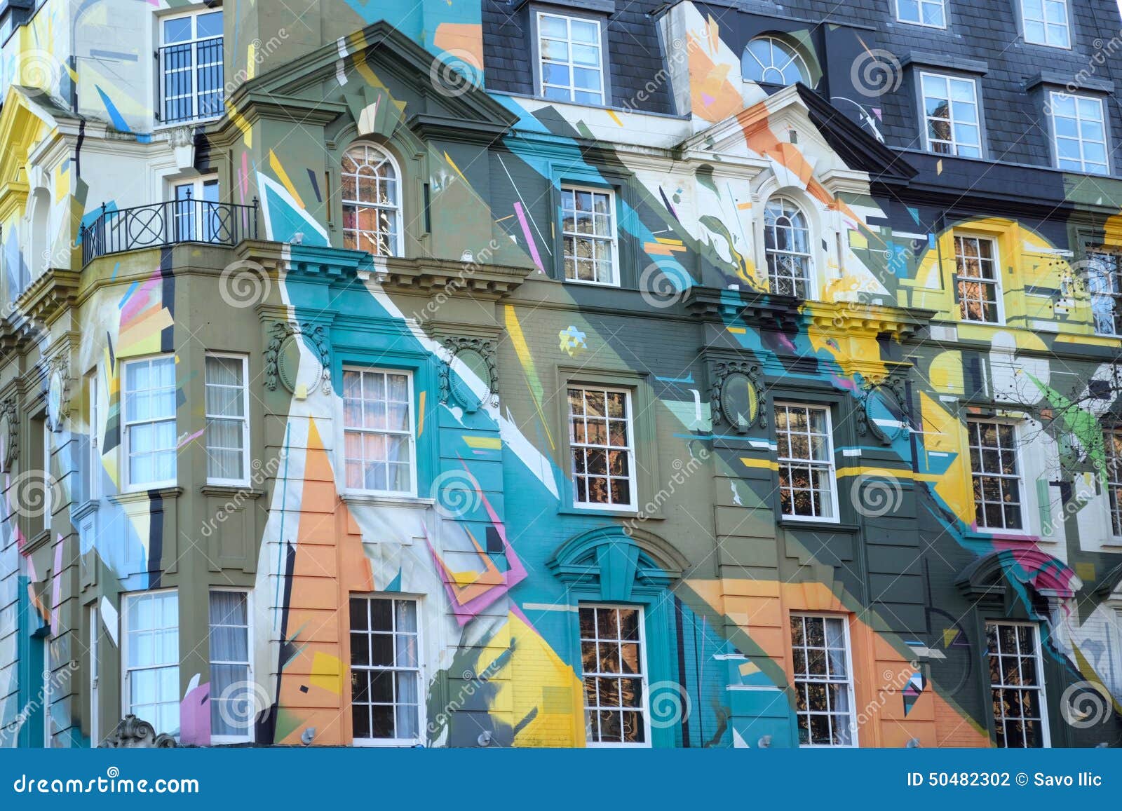 Edificio colorido fotografía editorial. Imagen de colorido - 50482302