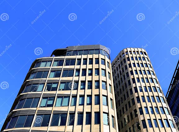 Edificio De Alta Tecnología Del Estilo Imagen de archivo - Imagen de ciudad, fondos: 68179215