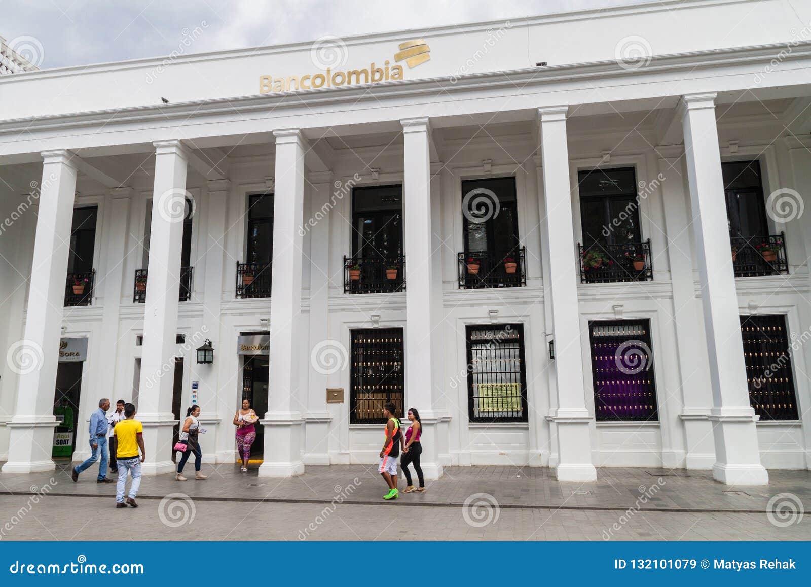 Edificio De Banco De Bancolombia En La Ciudad Colonial Popayan Imagen ...