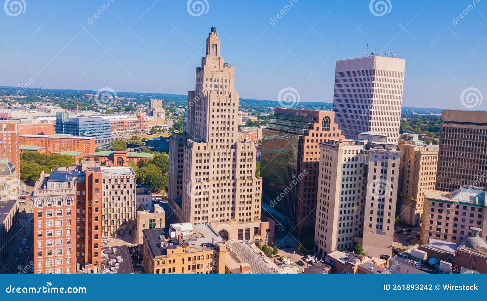 Edificio De Banco Nacional Industrial En El Centro De La Isla ...