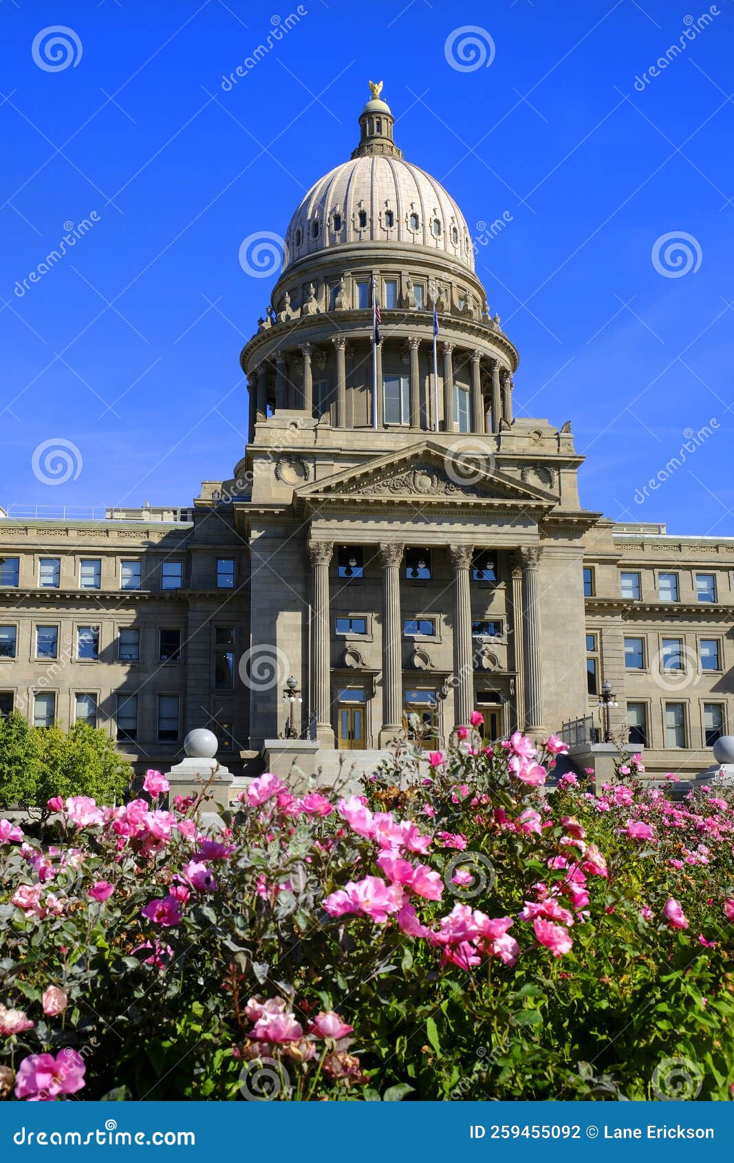 Edificio De Capital Idaho Con Columnas Azul Cielo Arquitectura ...