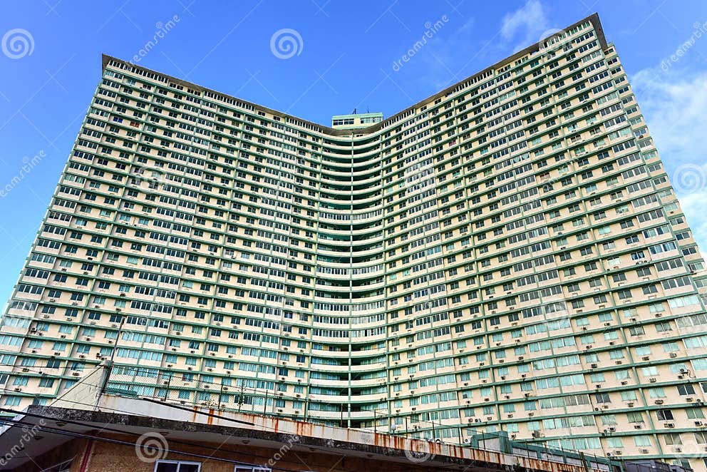 Edificio De FOCSA - La Habana, Cuba Foto de archivo - Imagen de cuba ...