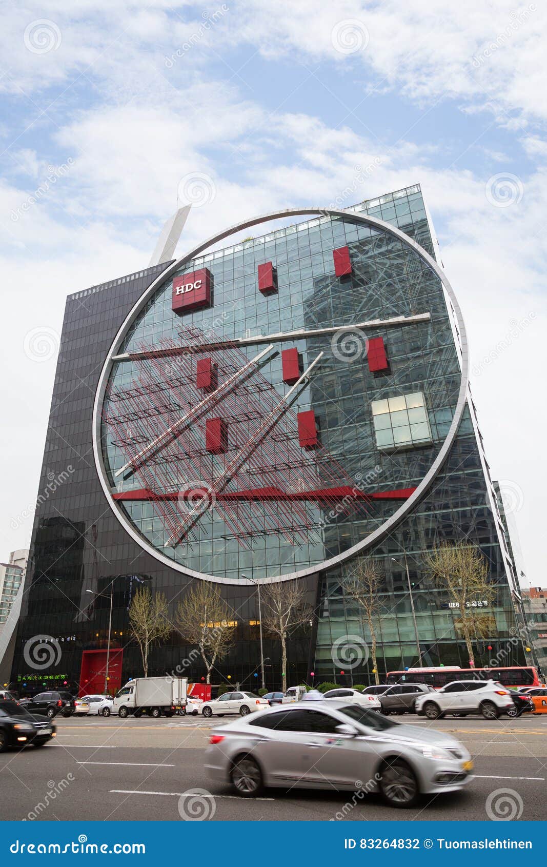 Edificio De La Calle Y De La Tangente En Seul, Corea Del Sur Fotografía ...