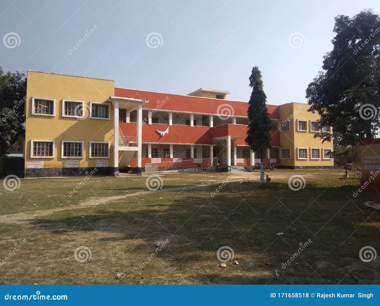 Edificio De La Escuela India Foto de archivo editorial - Imagen de ...