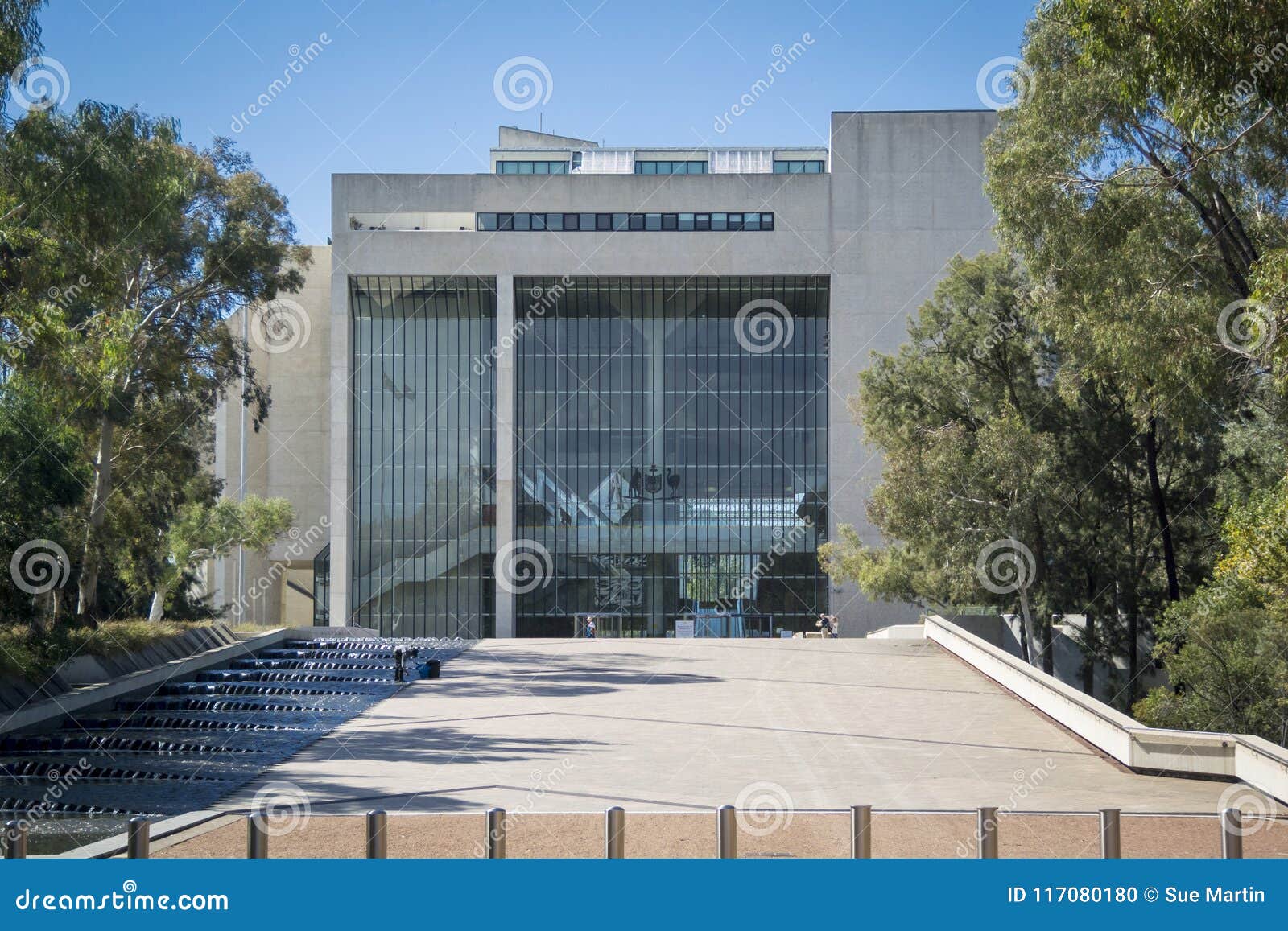 Edificio De La Tribunal Superior, Canberra, Australia Imagen editorial ...