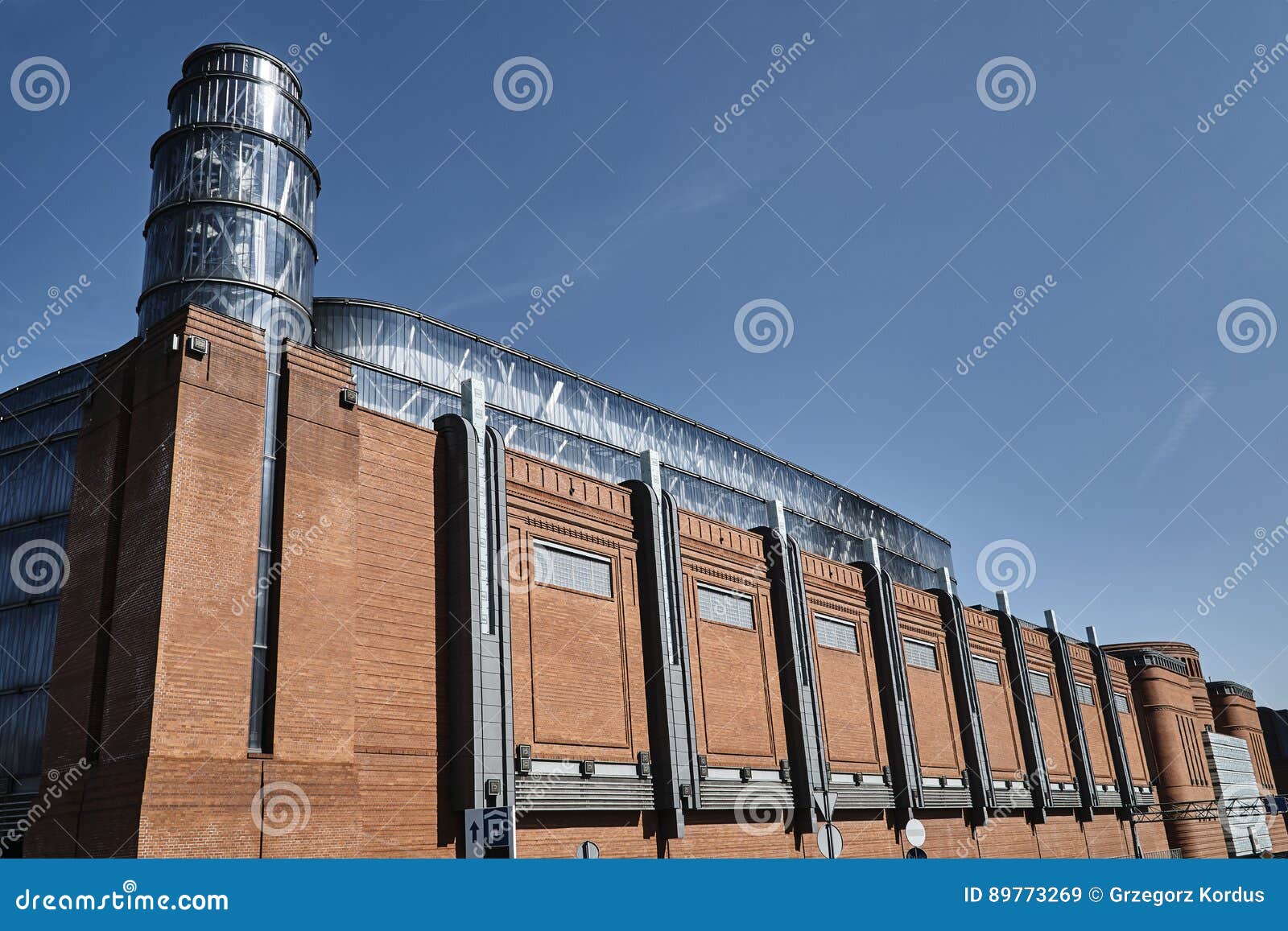 Edificio De Ladrillo Industrial De La Pared Imagen de archivo - Imagen ...