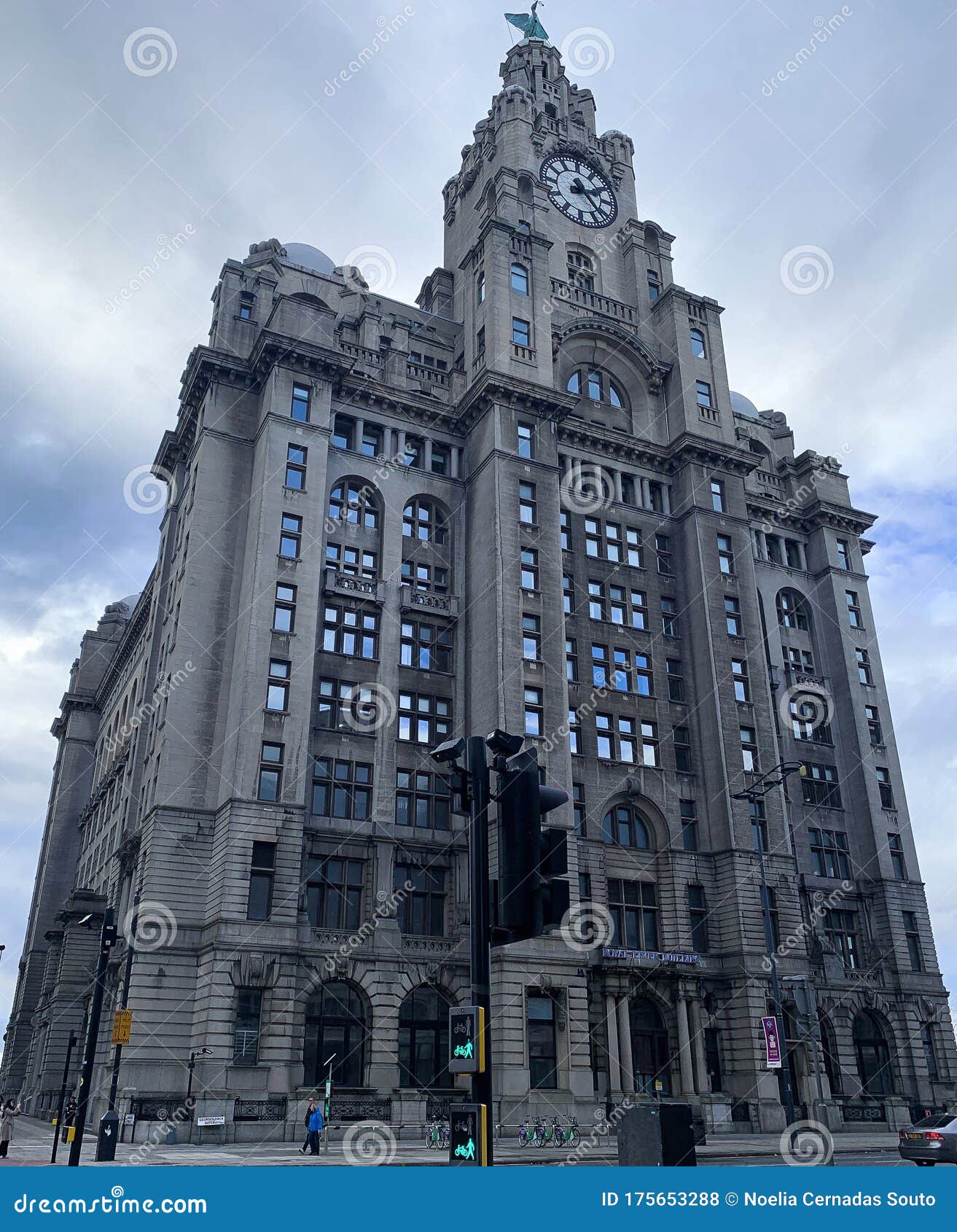 Edificio de liverpool foto de archivo editorial. Imagen de nublado - 175653288
