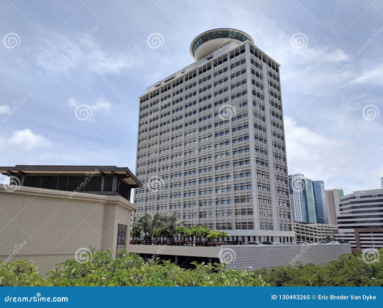 Edificio De Moana Del Ala En Honolulu Imagen editorial - Imagen de horizonte, hawai: 130493265