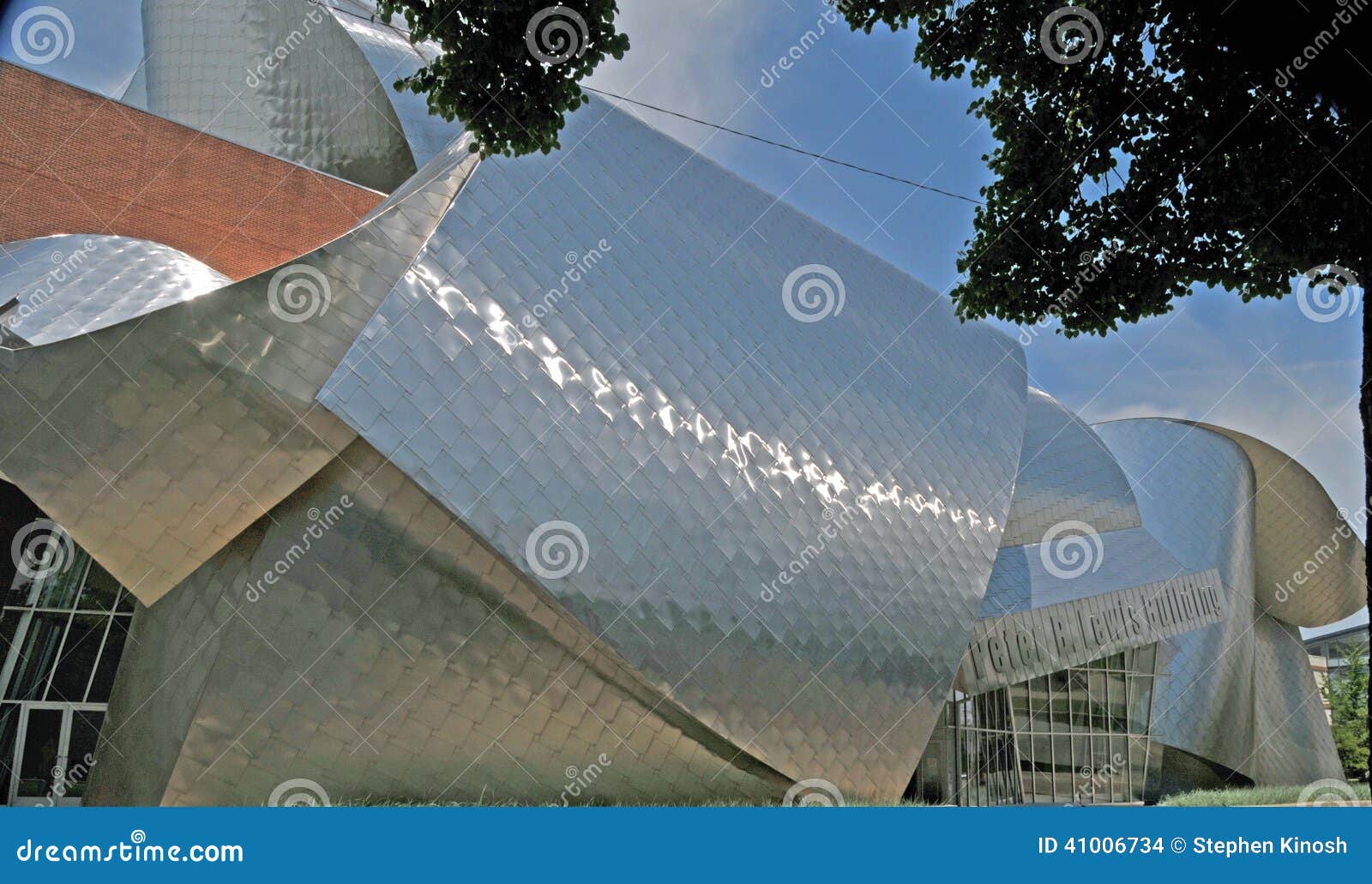 Edificio de Peter B Lewis imagen de archivo editorial. Imagen de ...