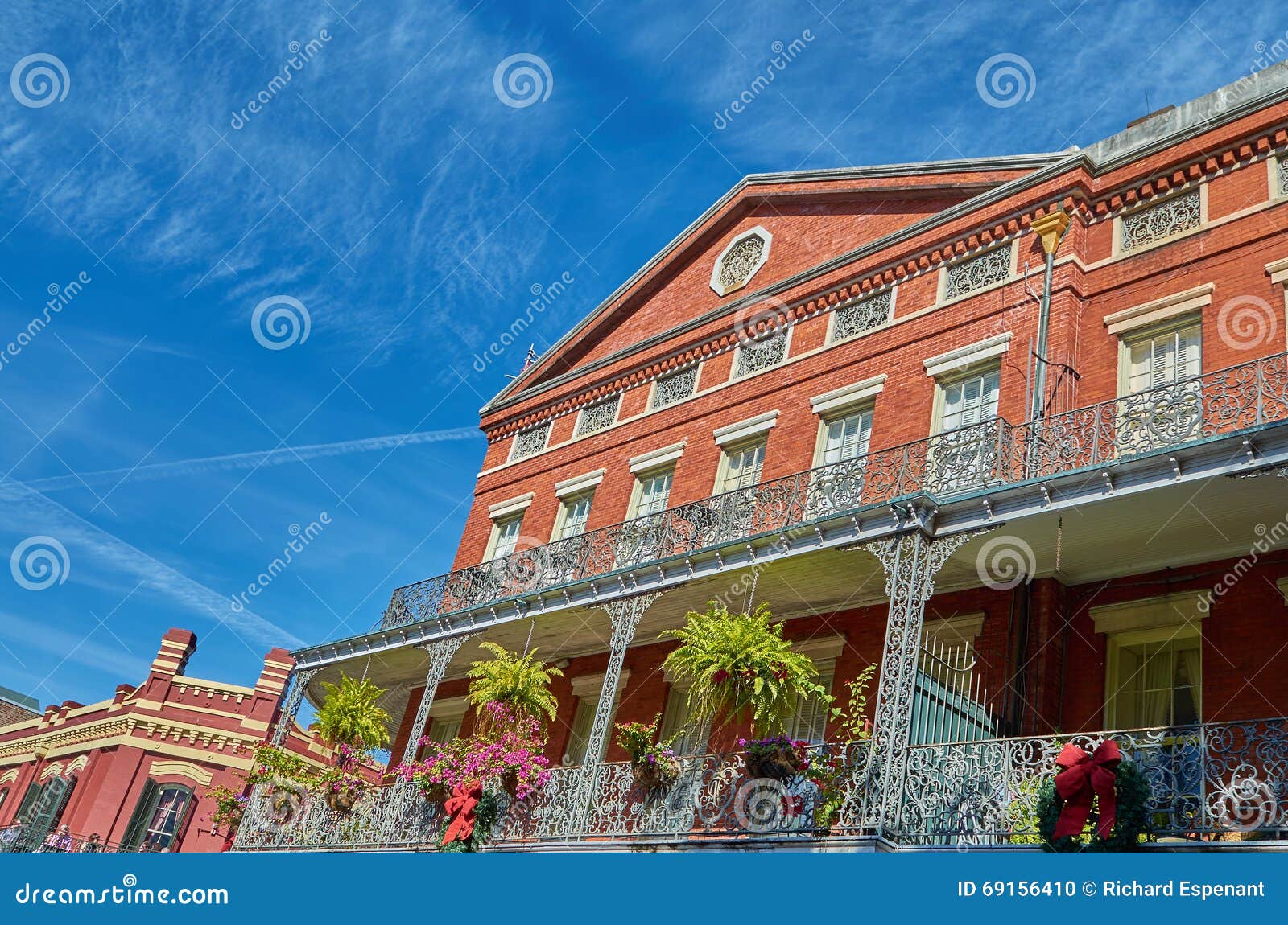 Edificio de Pontalba foto de archivo. Imagen de colorido - 69156410