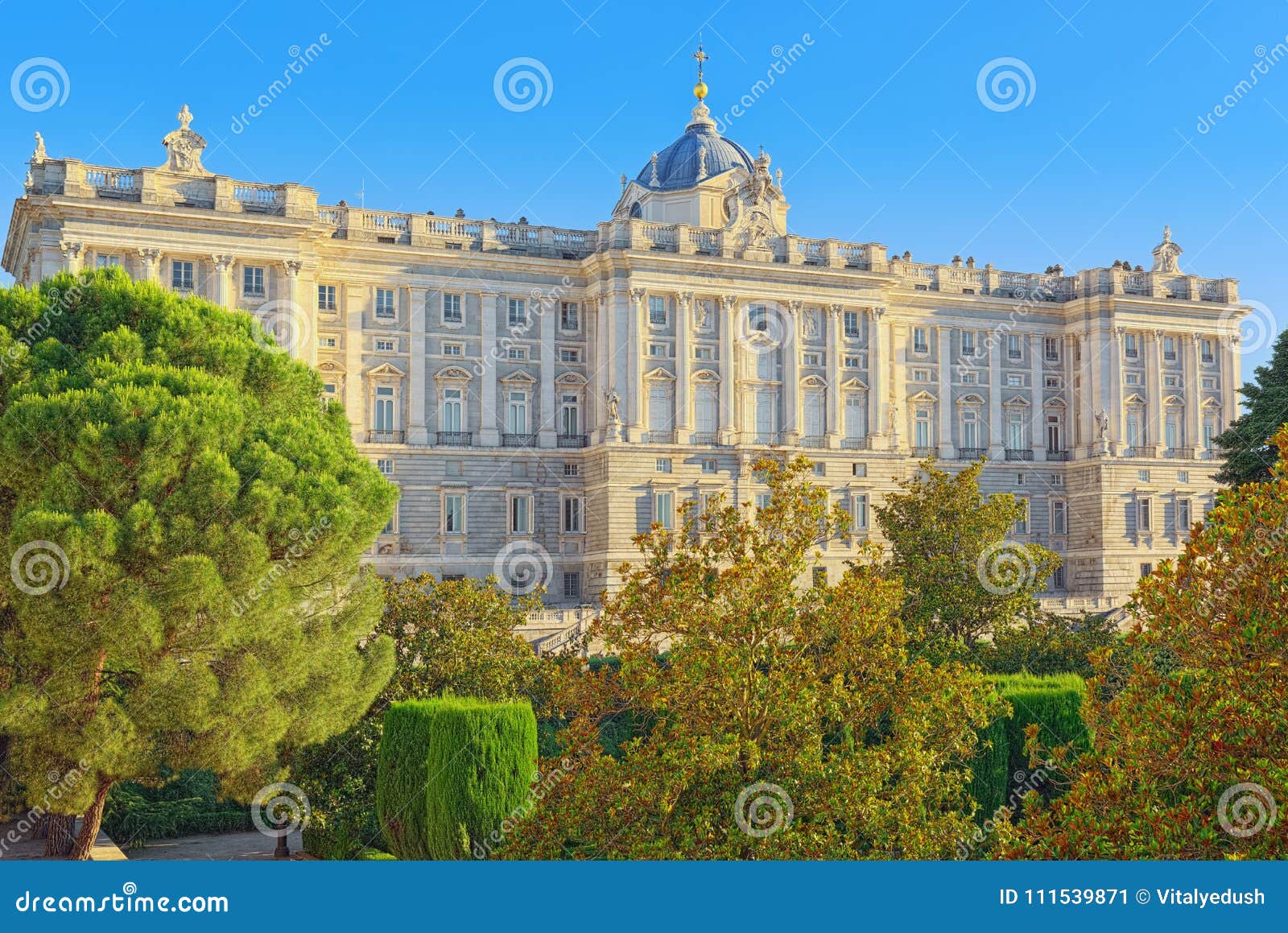 Edificio De Royal Palace En Madrid Palacio De Real Madrid Imagen de ...