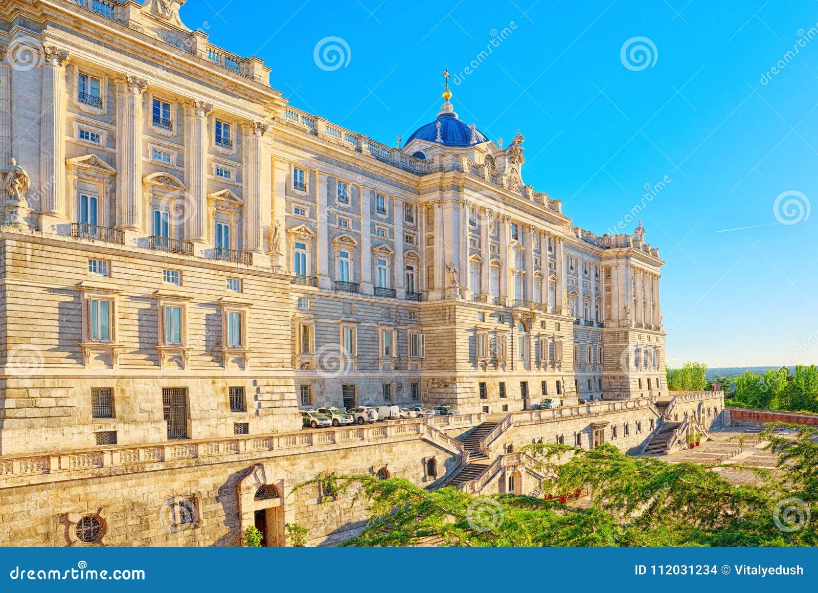 Edificio De Royal Palace En Madrid Palacio De Real Madrid Foto de ...