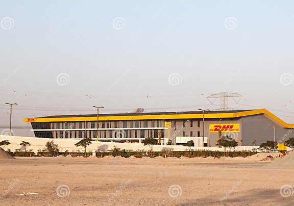 Edificio De Servicio Del Paquete De DHL En Dubai Fotografía editorial - Imagen de servicio ...