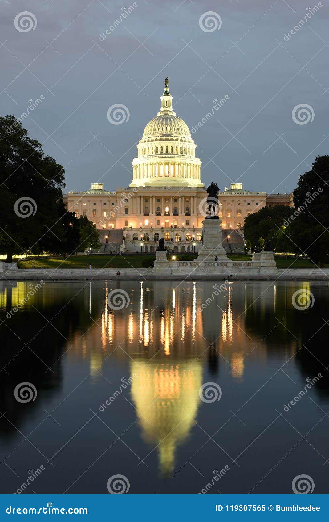 Edificio Del Capitolio De Estados Unidos En La Noche Washington, DC ...