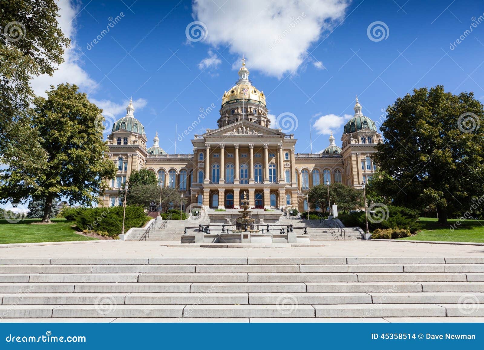 Edificio Del Capitolio Del Estado De Iowa, Des Moines Foto de archivo ...