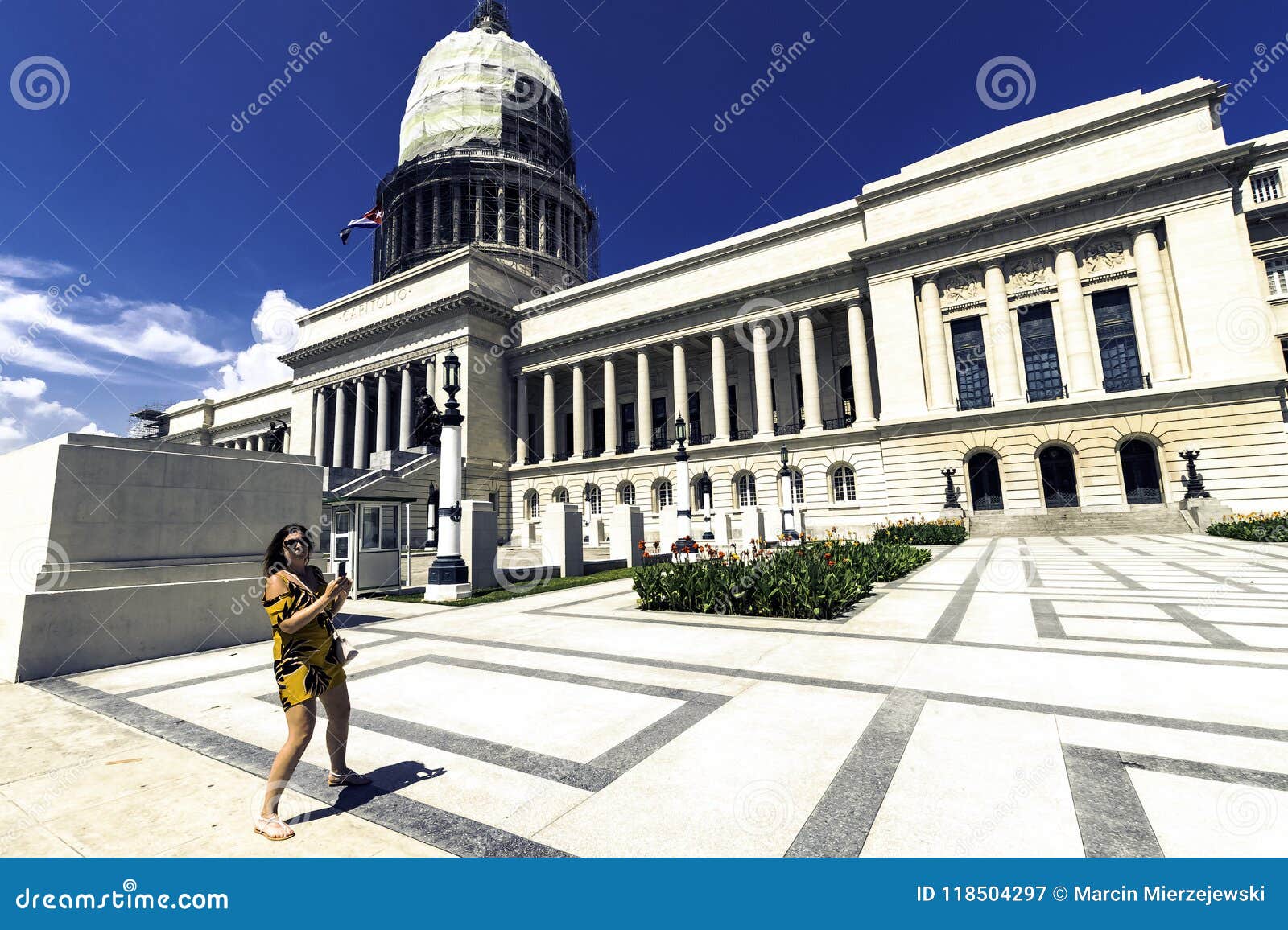Edificio Del Capitolio Nacional - EL Capitolio En La Habana, Cuba ...