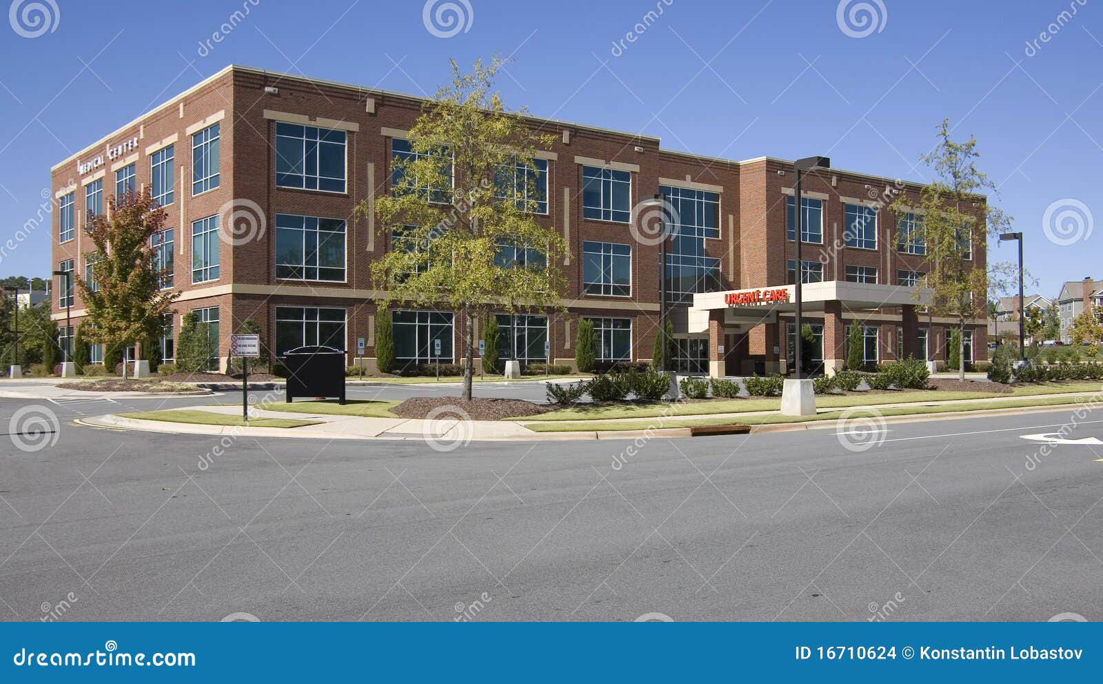 Edificio del centro médico foto de archivo. Imagen de hospital - 16710624