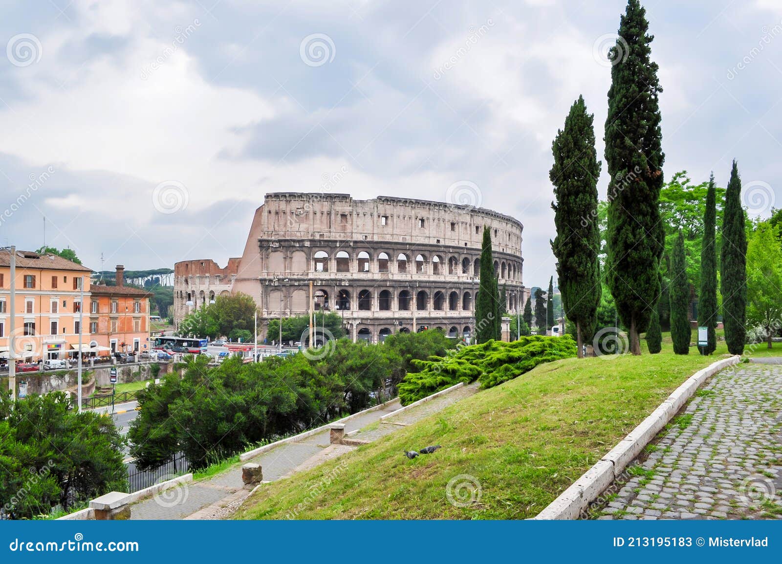 Edificio Del Coliseo Del Coliseo En Roma, Italia Imagen de archivo - Imagen de exterior, italia ...