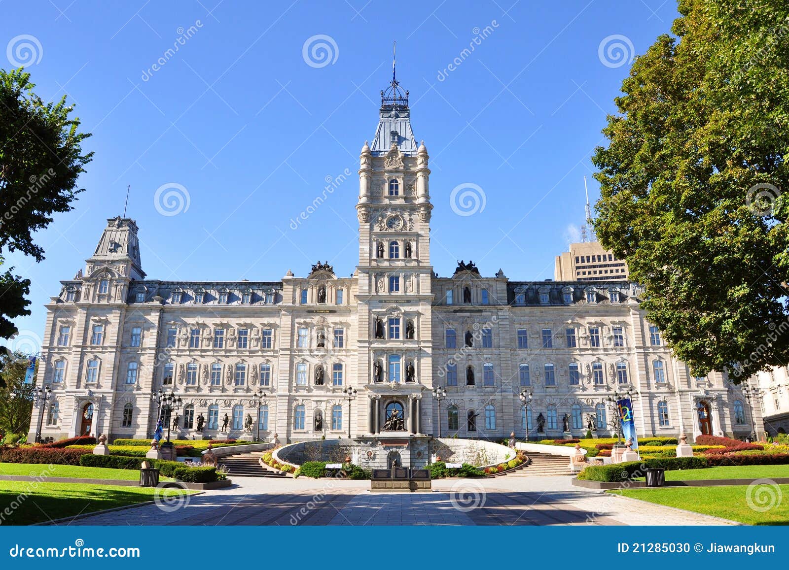Edificio Del Parlamento De Quebec, Quebec City Foto de archivo - Imagen ...