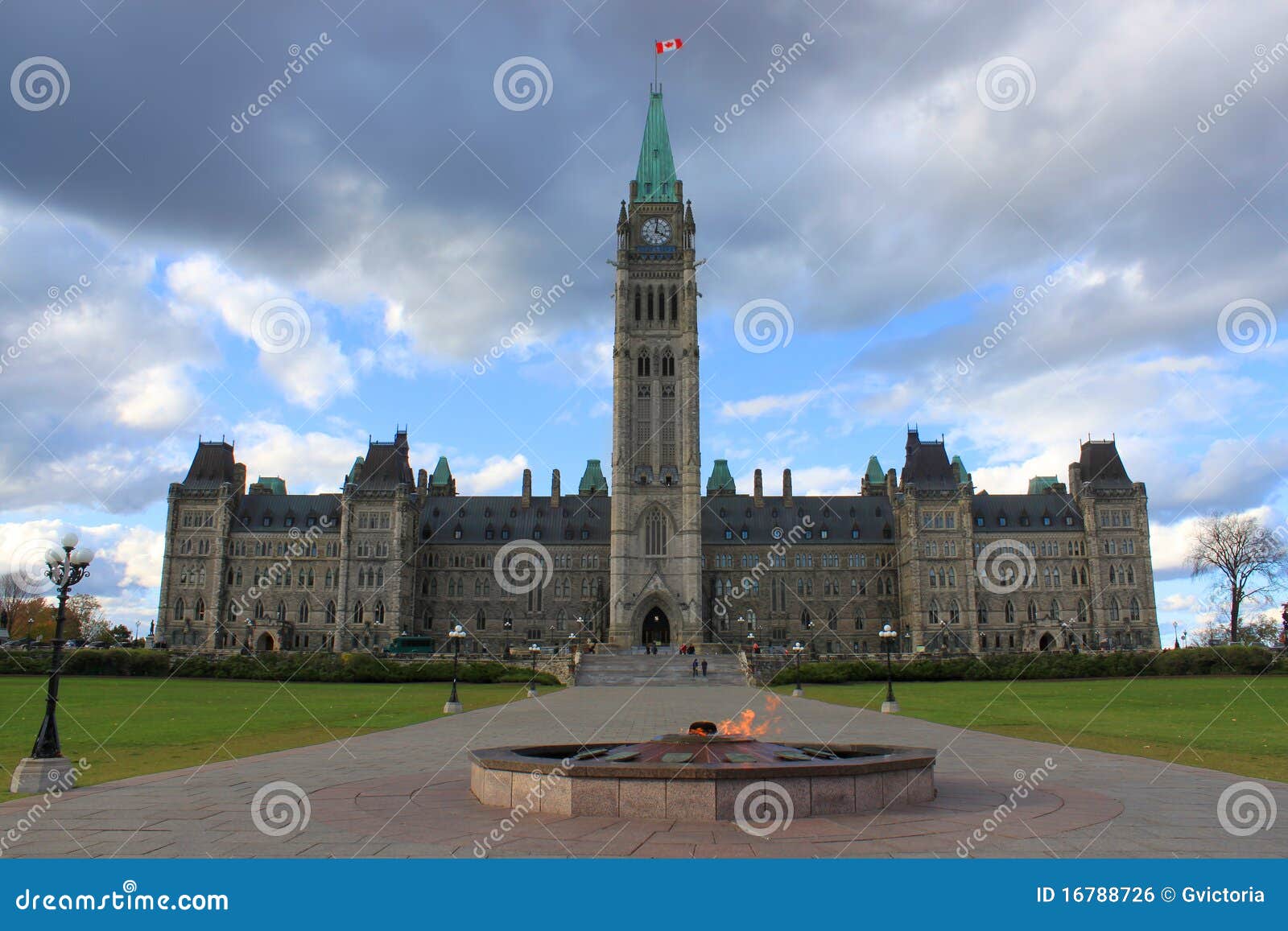 Edificio Del Parlamento En Ottawa, Canadá Foto de archivo - Imagen de ...