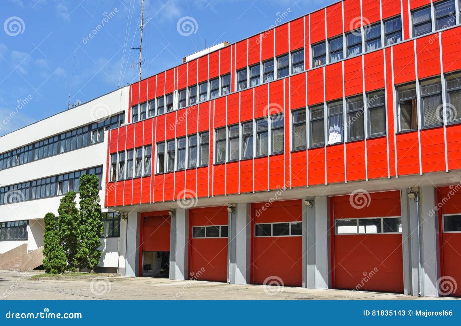 Edificio Del Parque De Bomberos Imagen de archivo - Imagen de edificio ...