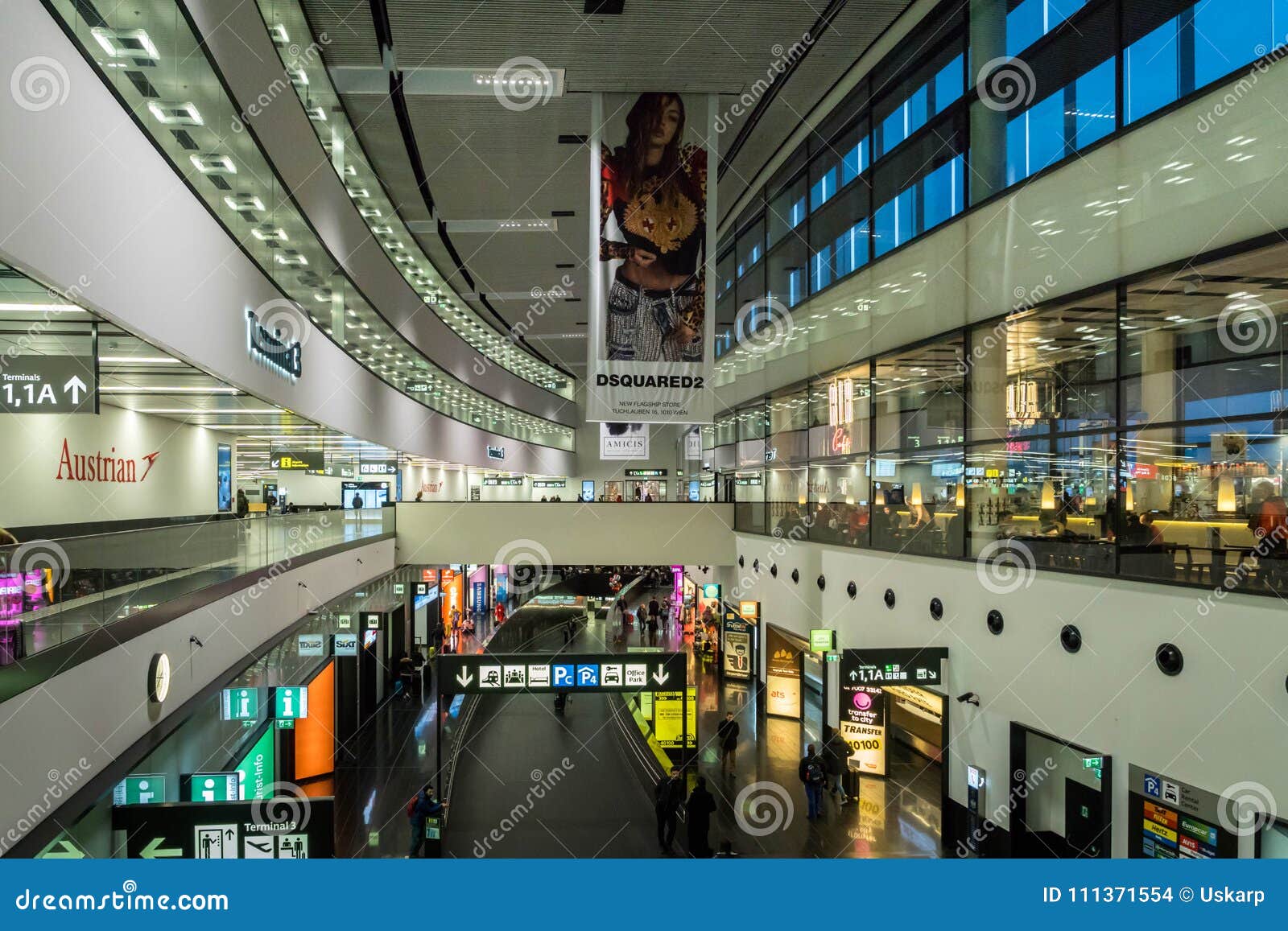 Edificio Del Terminal 3 De Viena Schwechat Airtport Imagen de archivo ...