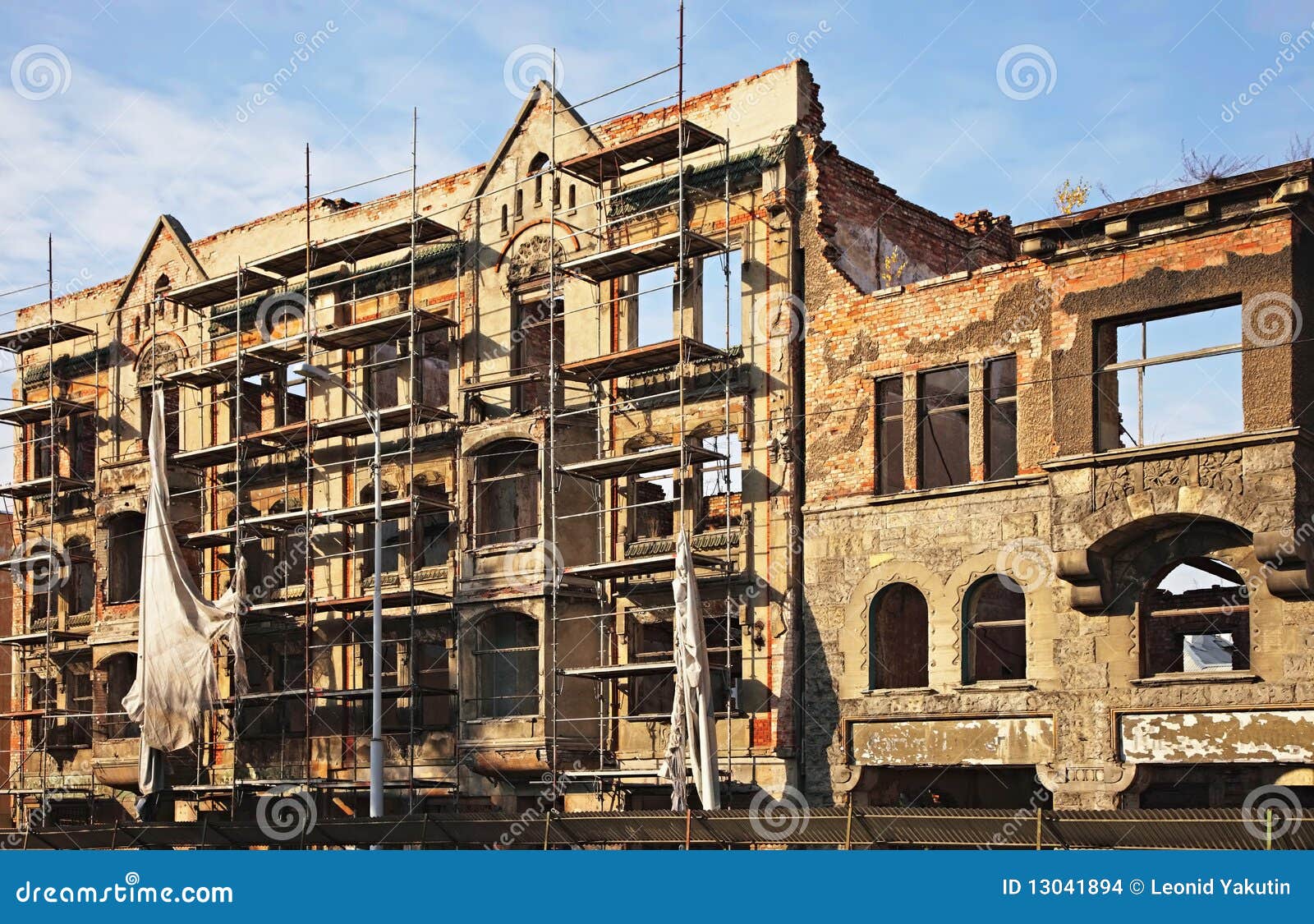 Edificio Destruido En El Centro De Kaliningrad Foto de archivo - Imagen ...